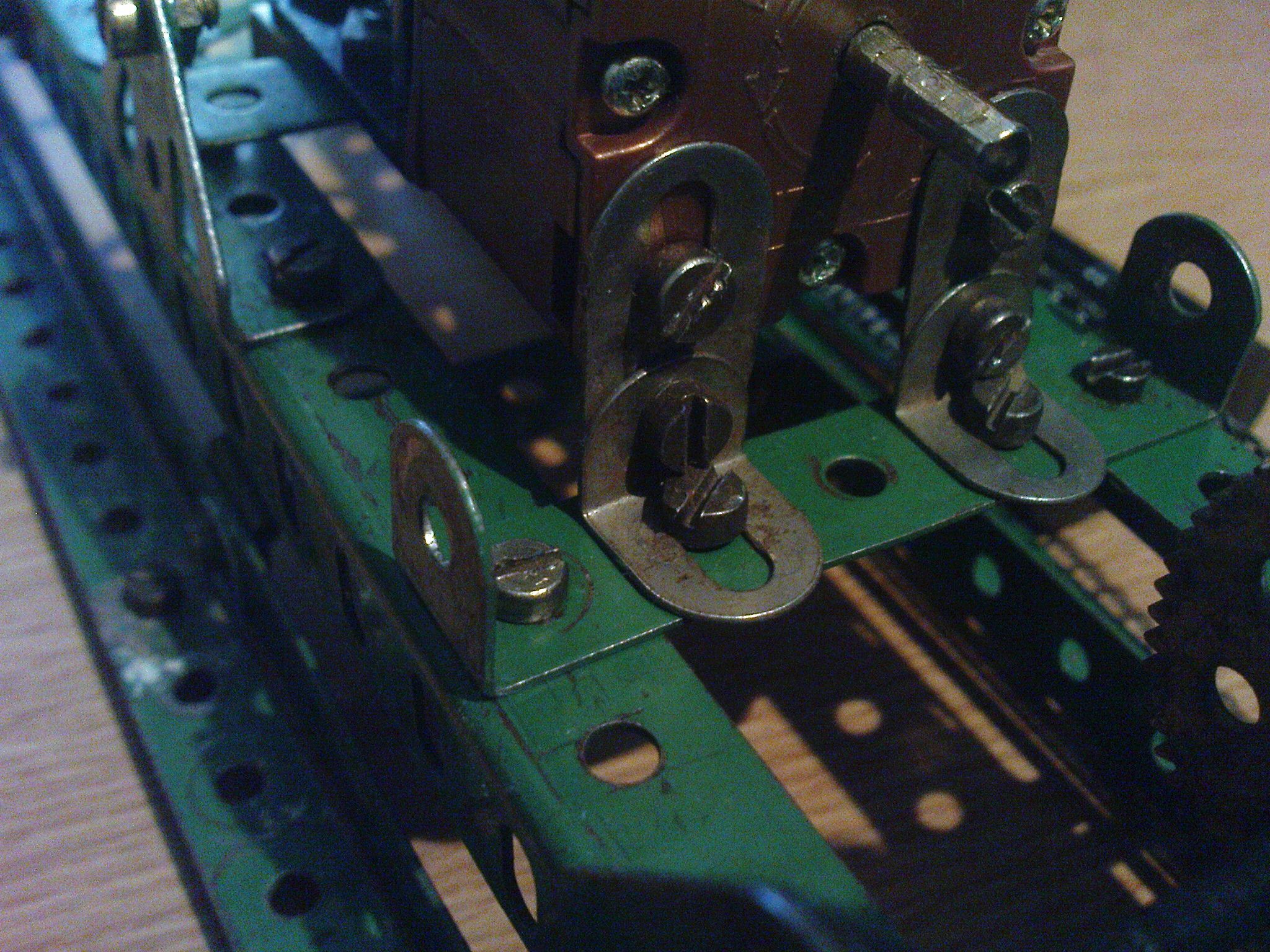 Meccano Walking Machine : 9 Steps - Instructables