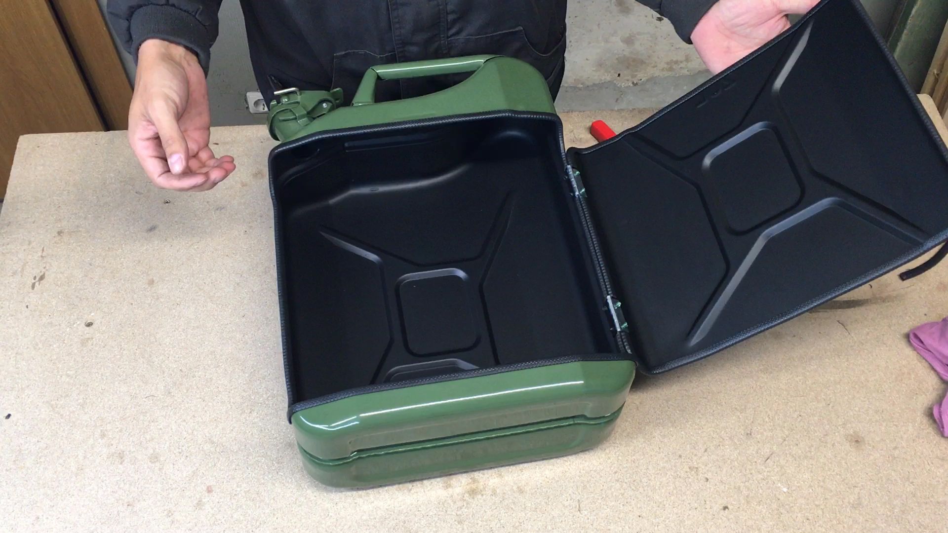 How to Make a Mini Bar From Jerry Can : 10 Steps (with Pictures ...