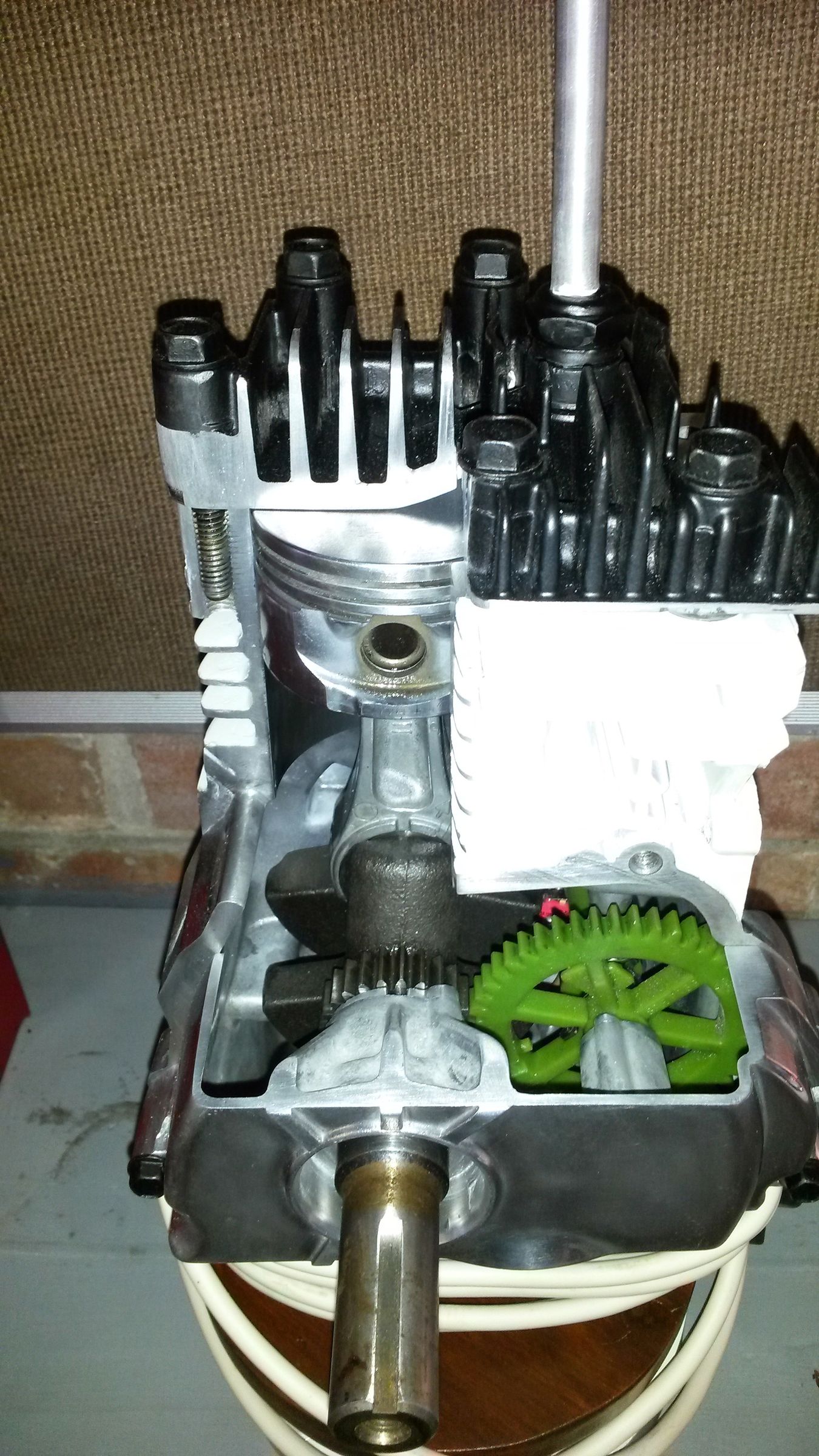 Small Engine Lamp : 7 Steps (with Pictures) - Instructables