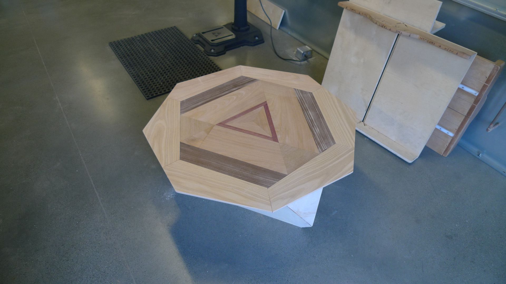 Tetra Table : 24 Steps (with Pictures) - Instructables