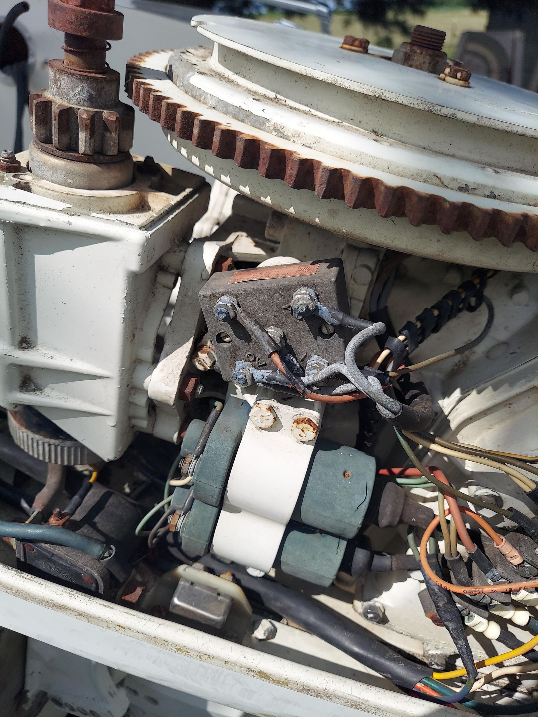 Boat Remodel 45 HP Chrysler Outboard : 8 Steps - Instructables