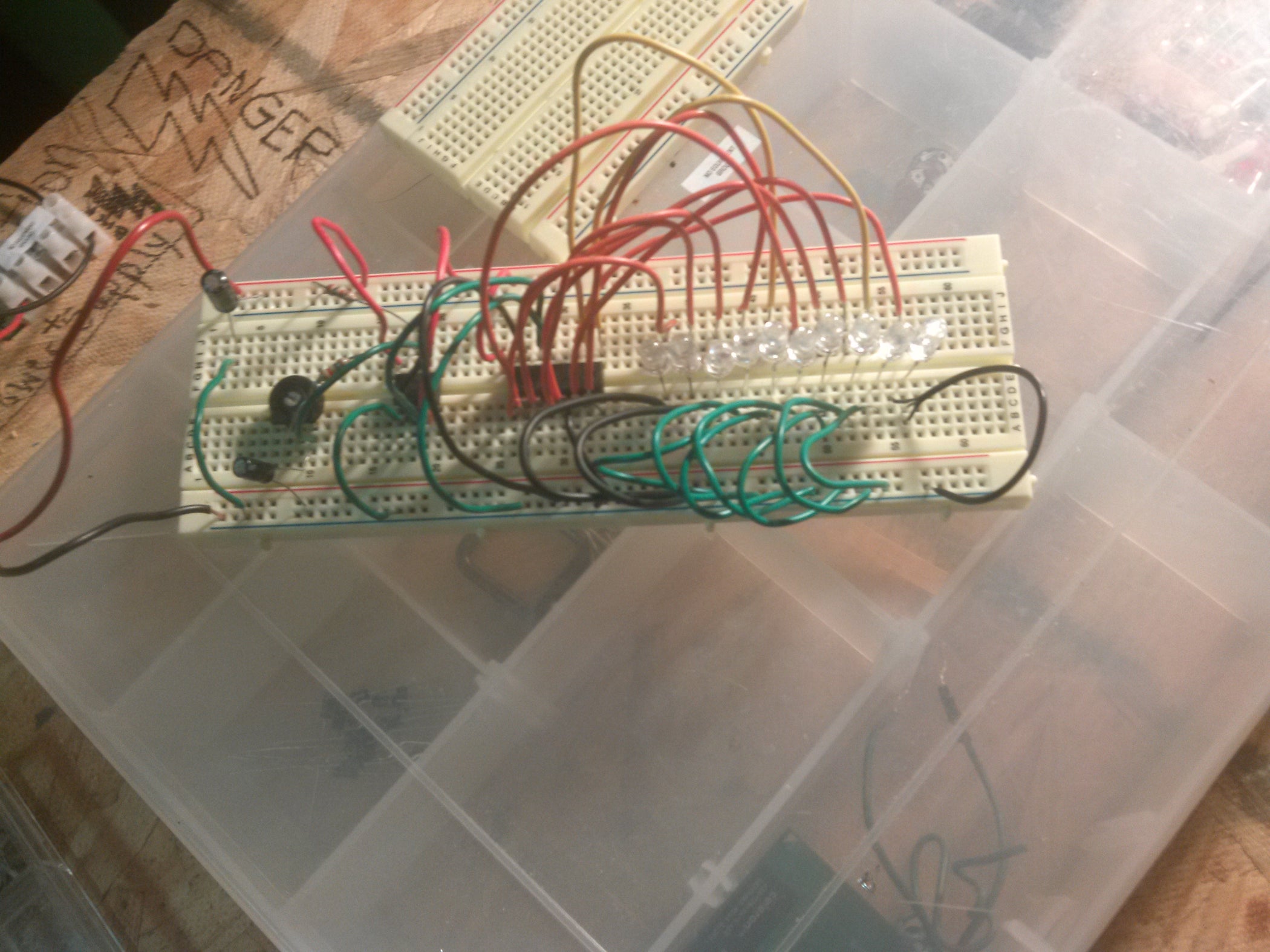 Chaser Circuit Build No Microcontroller 555 Ic : 10 Steps - Instructables