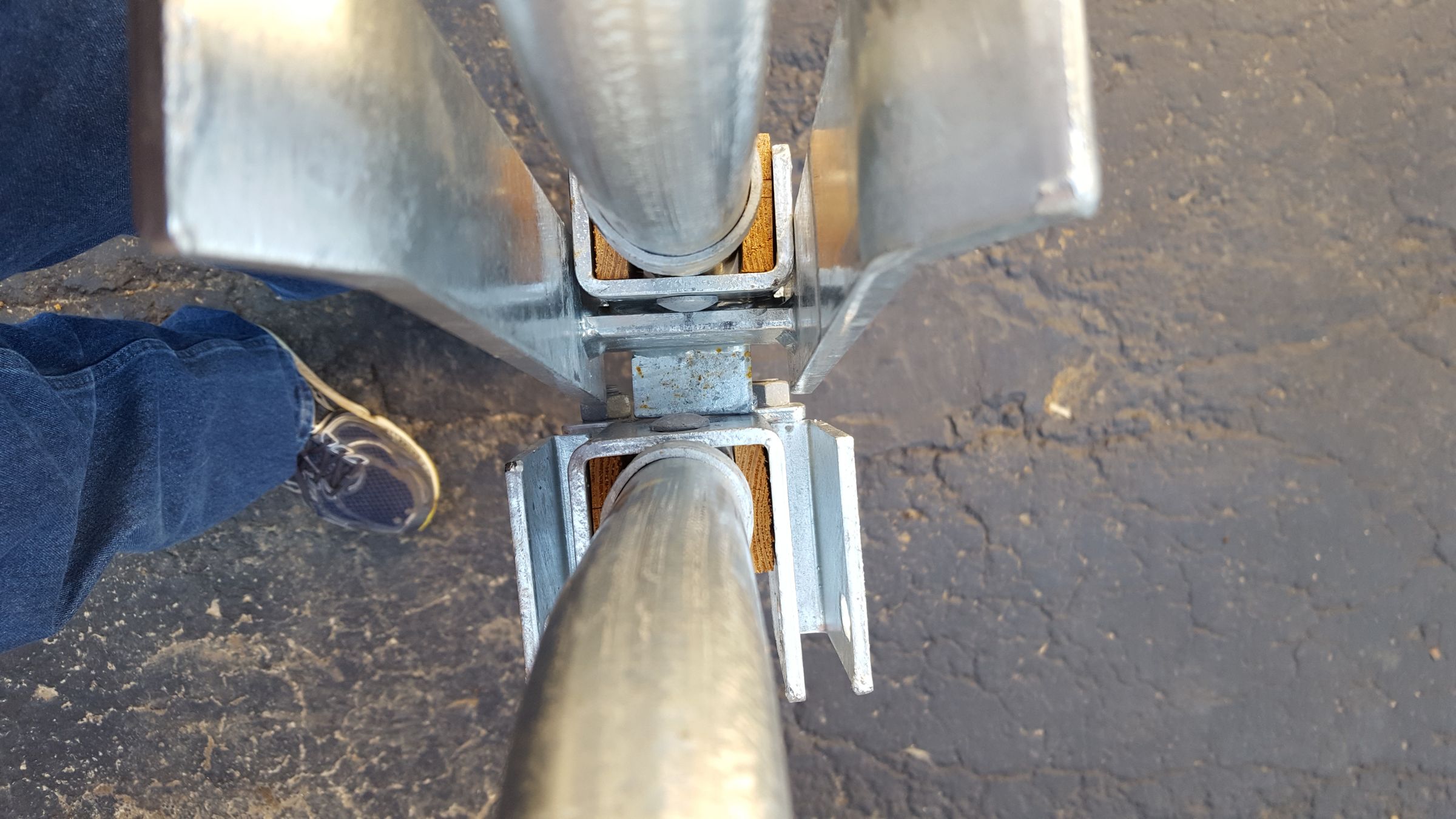 Dog-Proof Chain Link Fence Double Gate Latch : 4 Steps - Instructables