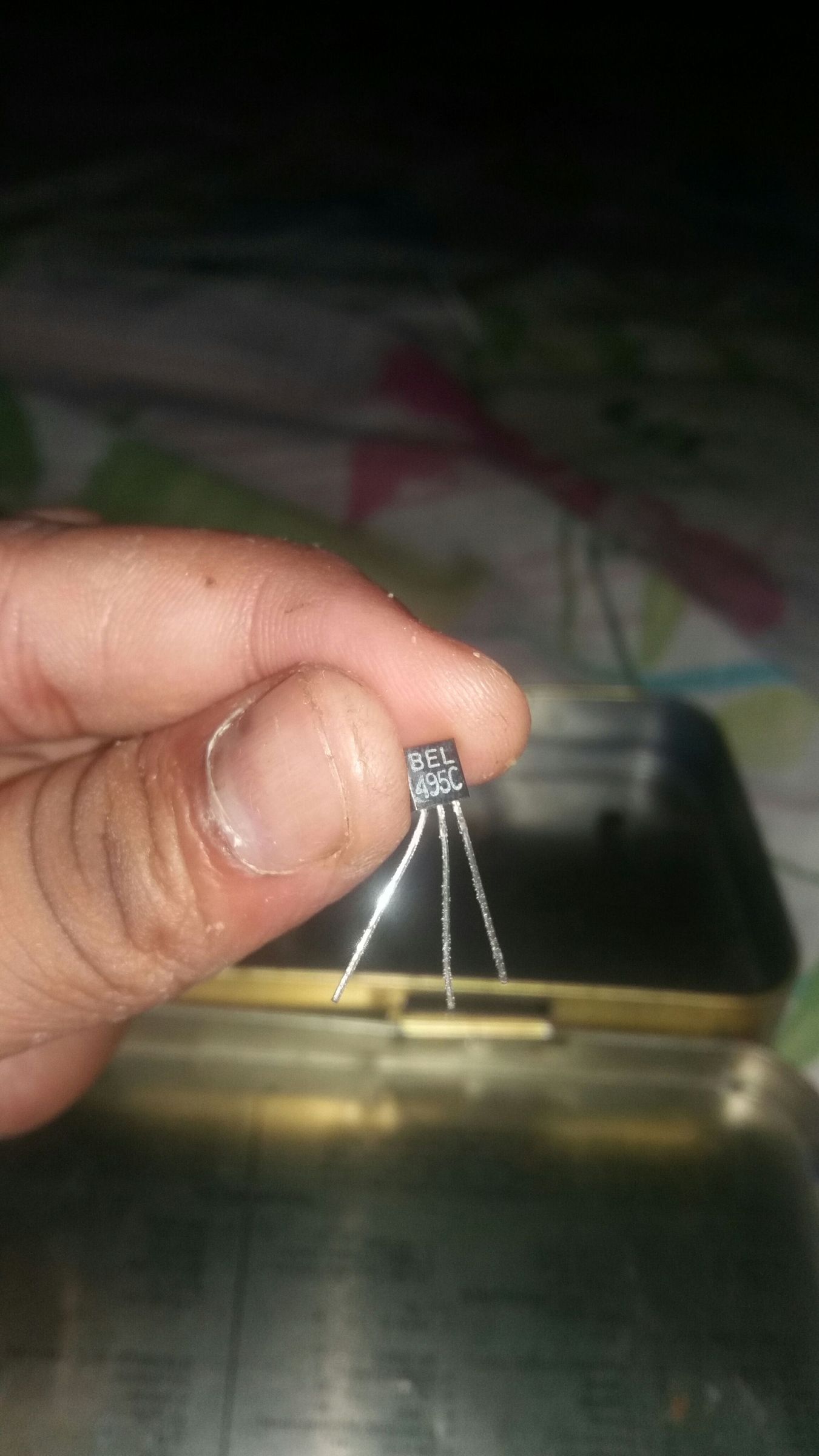 Very Simple 9v Tesla Coil : 8 Steps - Instructables
