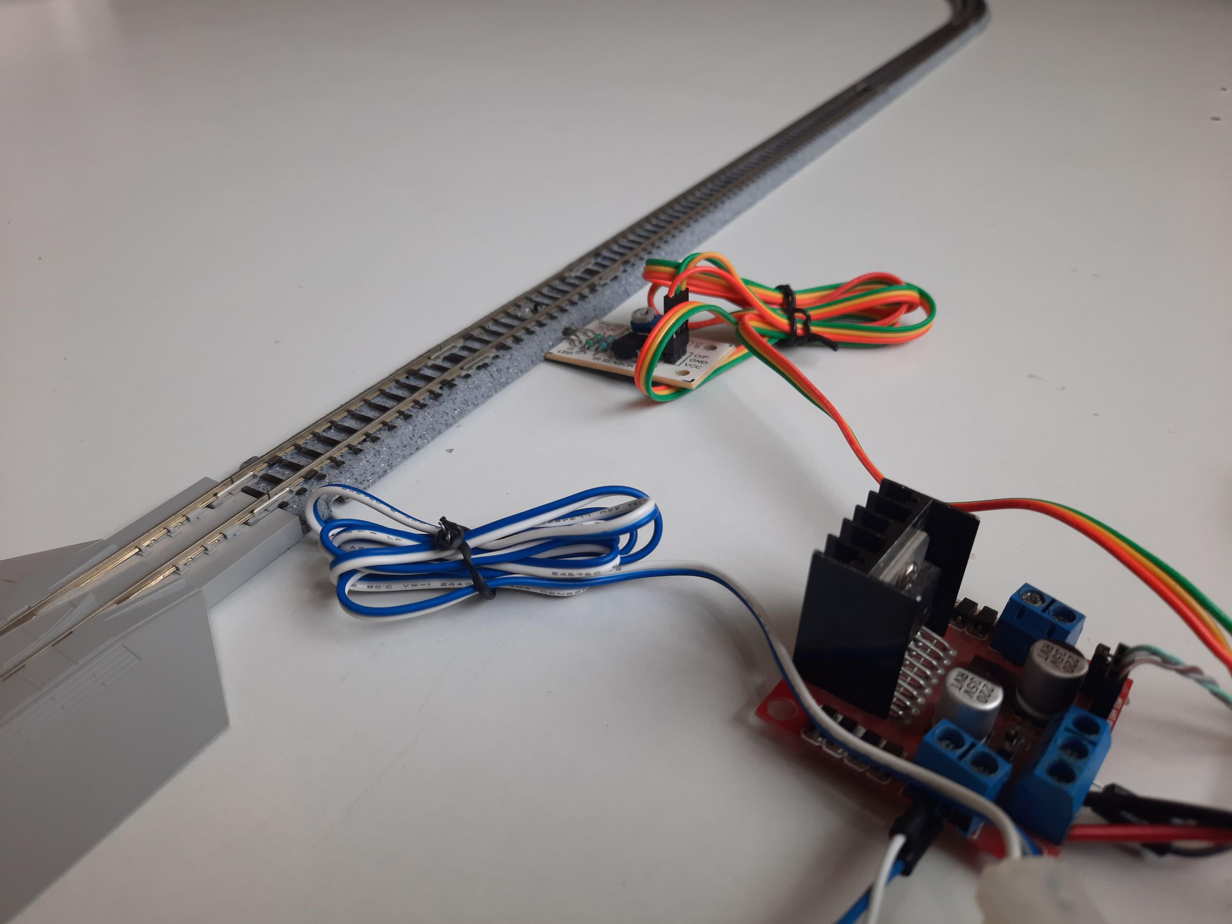 Raspberry Pi Pico Controlled Simple Automated Model Railroad | Model ...