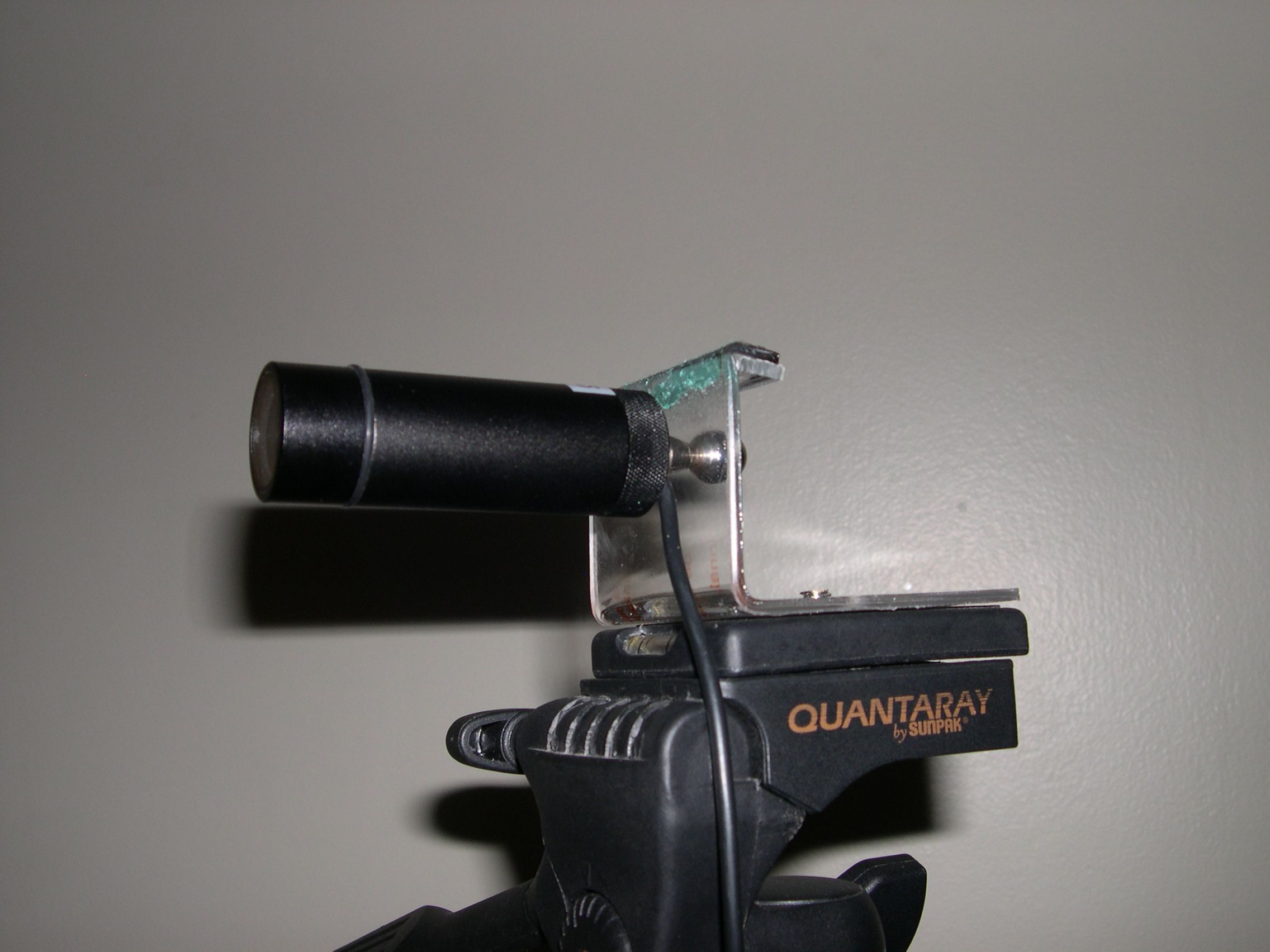 ISight Tripod Mounting Bracket : 3 Steps - Instructables