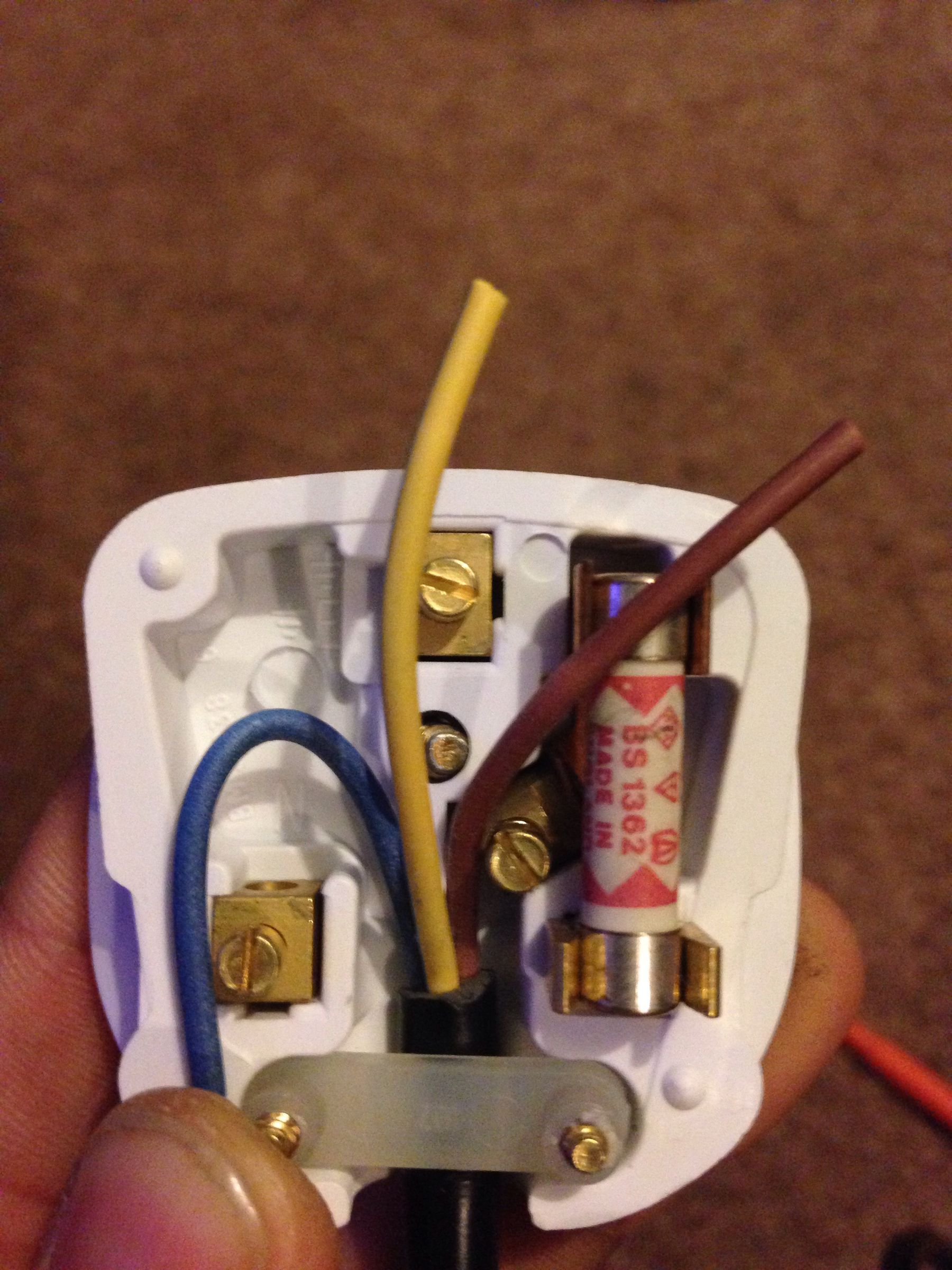 How to Wire / Terminate a UK 13A 3 Pin Plug : 4 Steps - Instructables