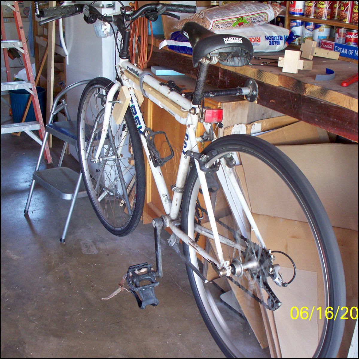 Make a Quick and Easy Bicycle Rack for Repairs : 7 Steps (with Pictures ...