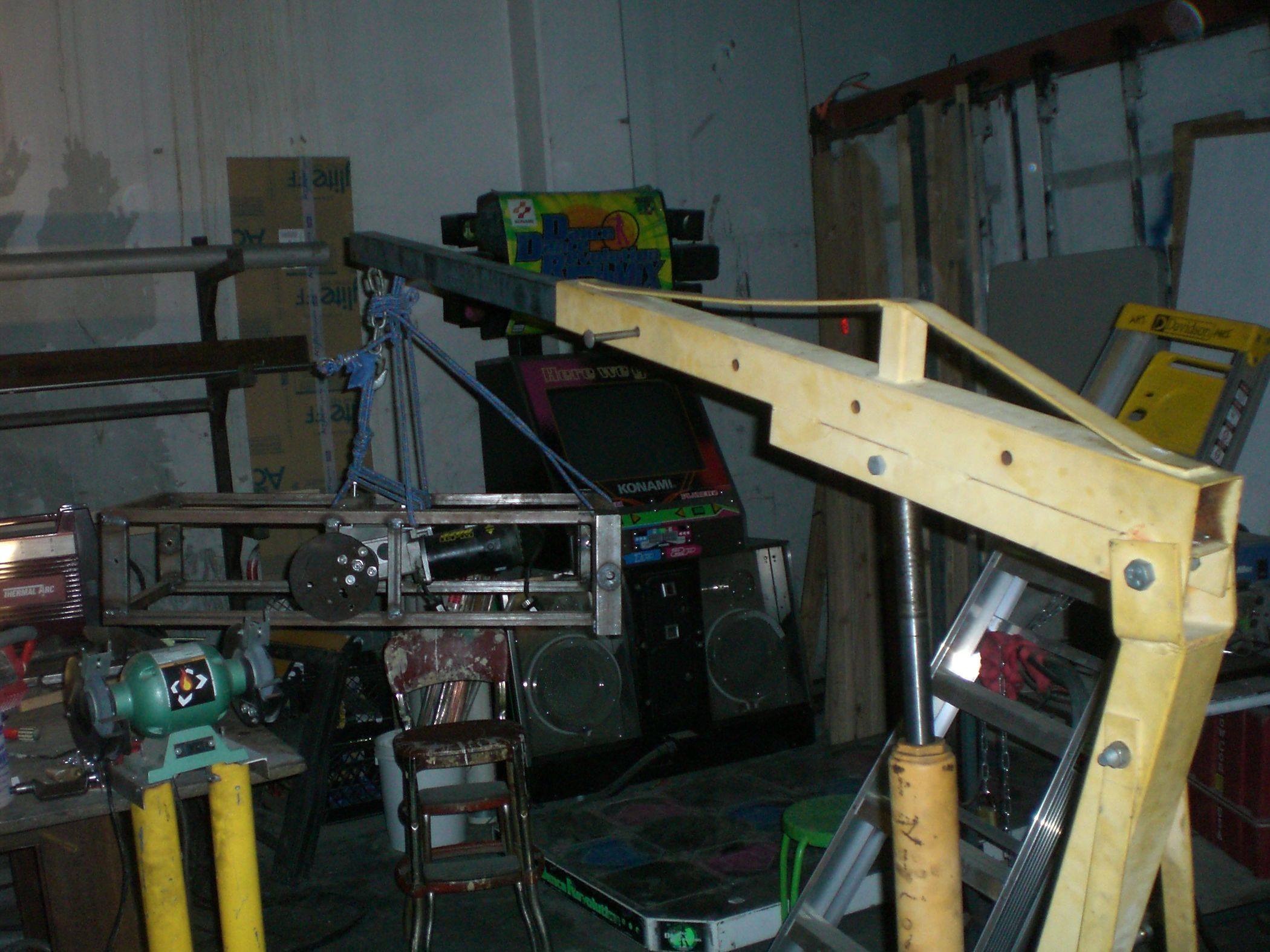 Six Legged Walker With Strong Joints! : 8 Steps - Instructables