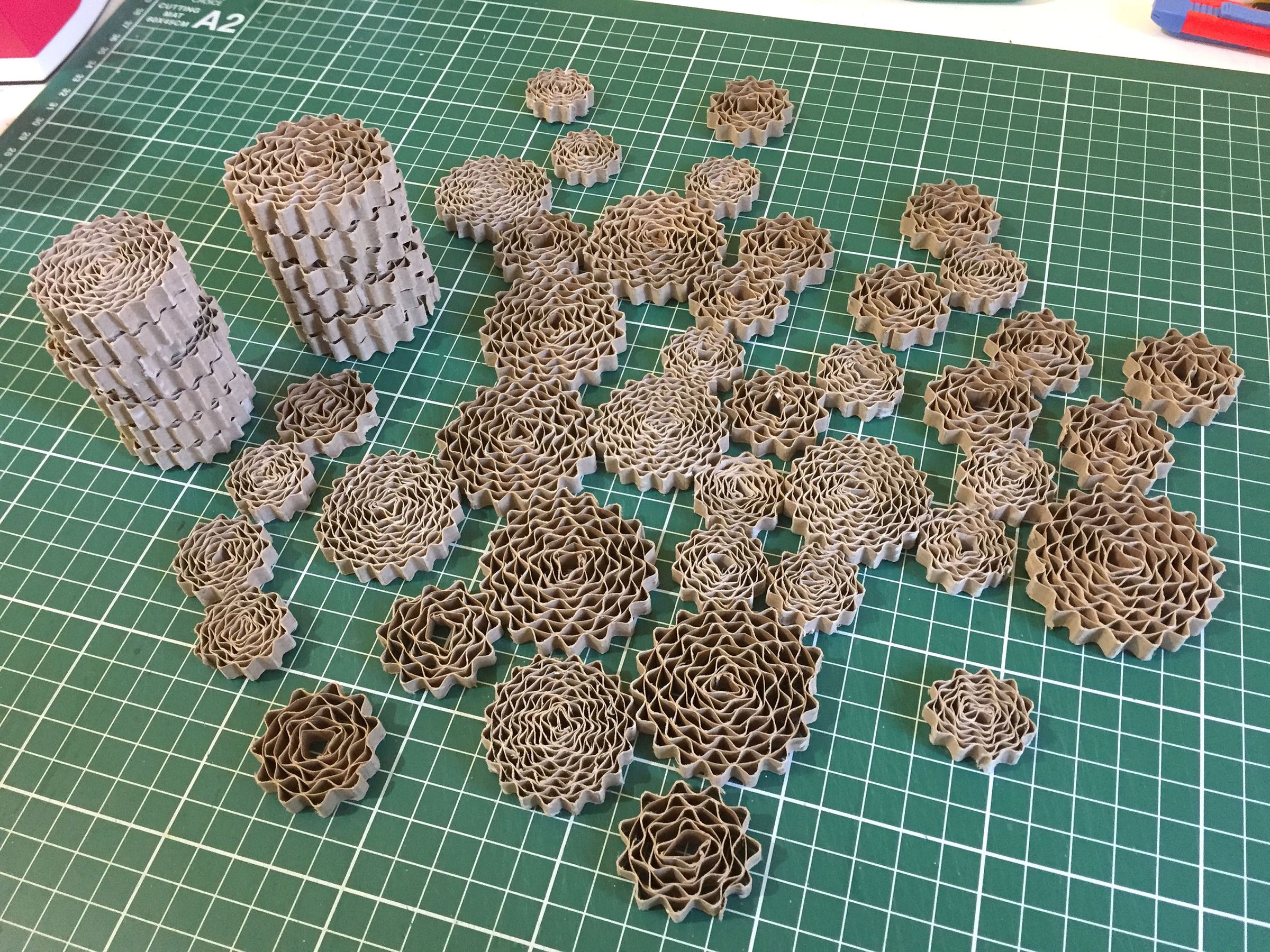 Corrugated Cardboard Lamp : 10 Steps (with Pictures) - Instructables