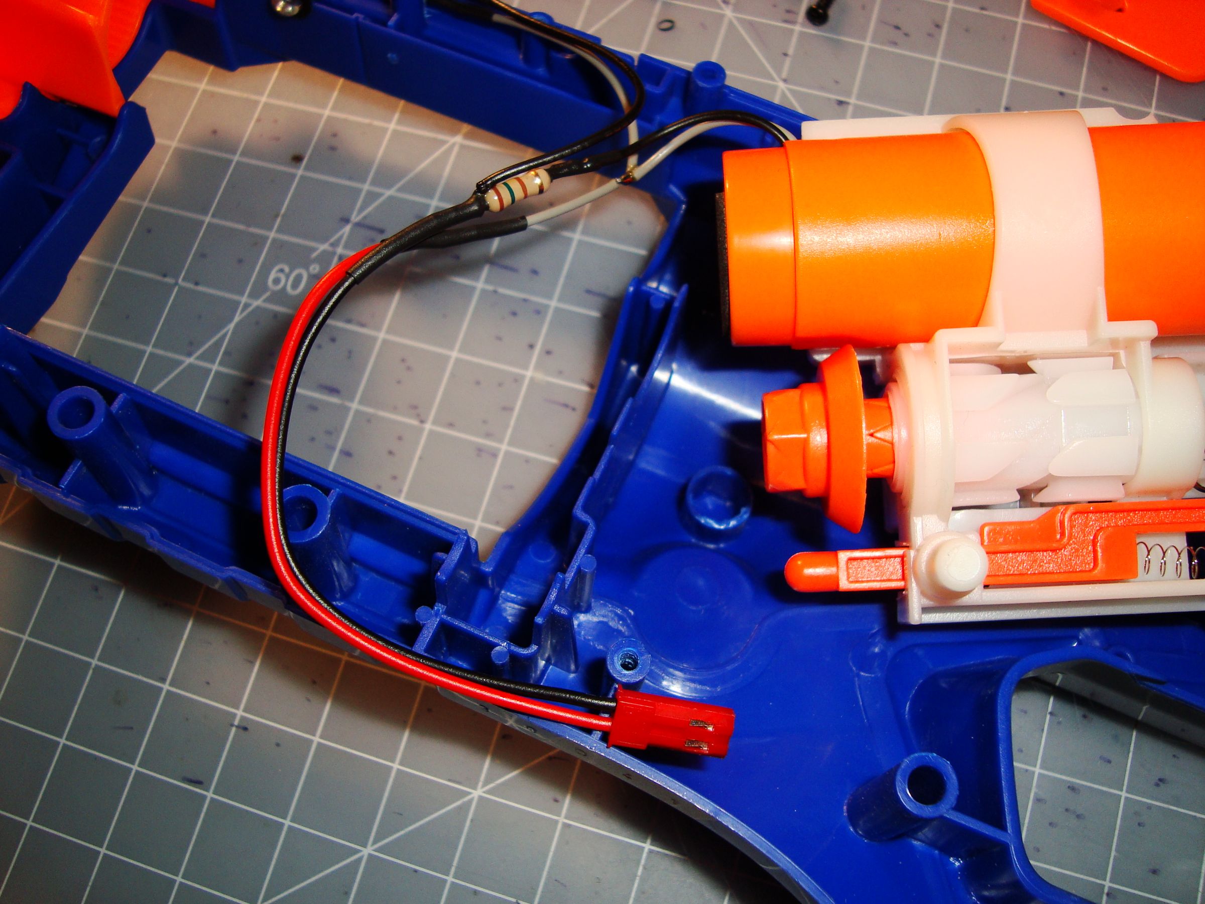Nerf ELITE GLOW MOD: STRONGARM : 47 Steps - Instructables