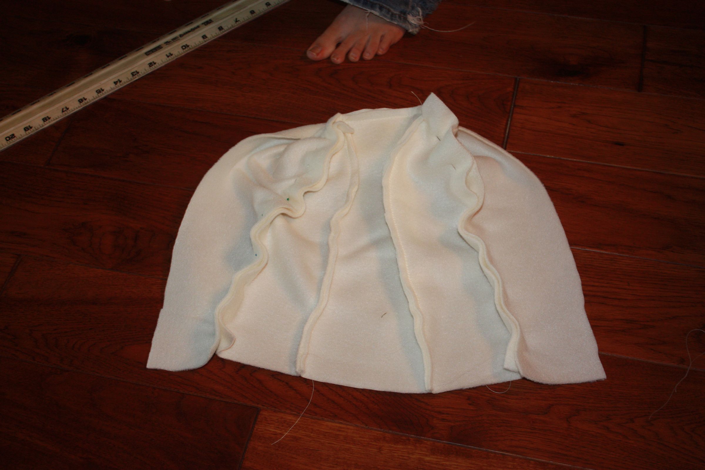 "Snuggie" Character Costume : 19 Steps (with Pictures) - Instructables