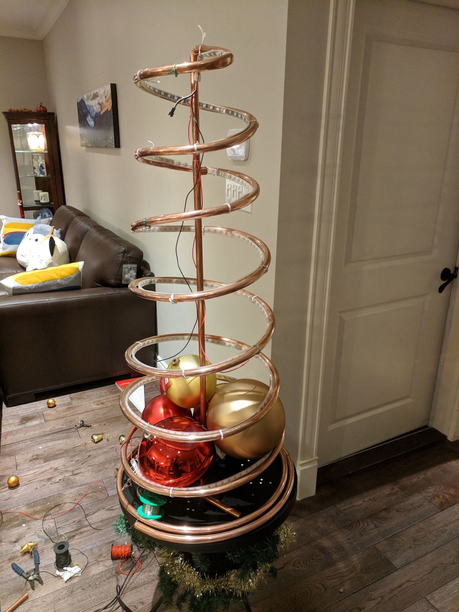 The Spiraling Christmas Tree : 5 Steps (with Pictures) - Instructables
