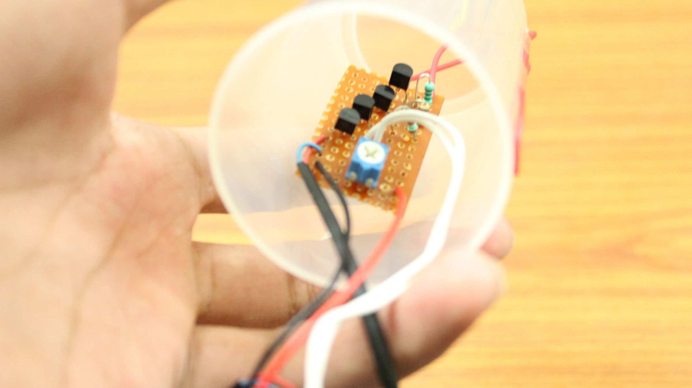 How to Make Your Own Emf Detector || BJT As a Switch : 4 Steps (with ...