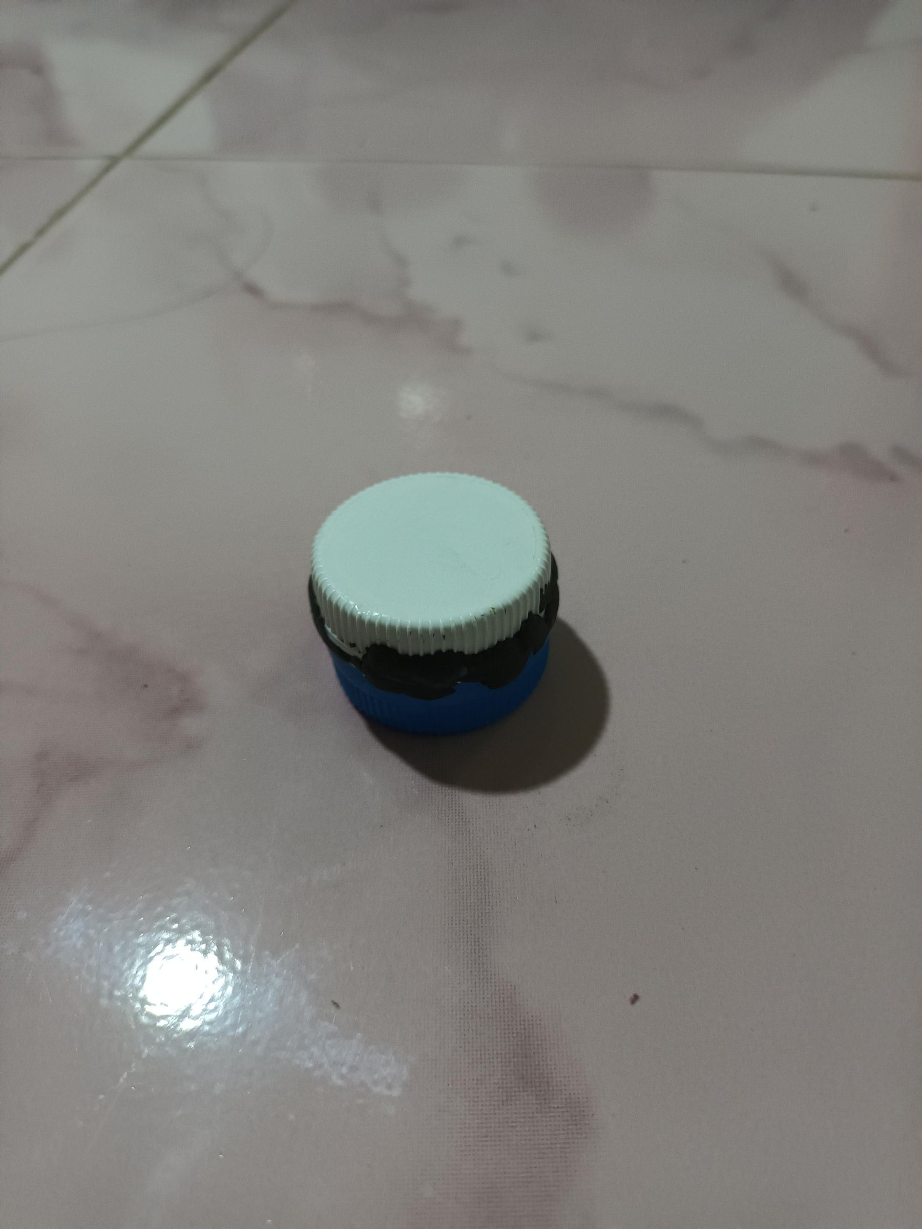 Micro (Geocache) Container : 10 Steps - Instructables