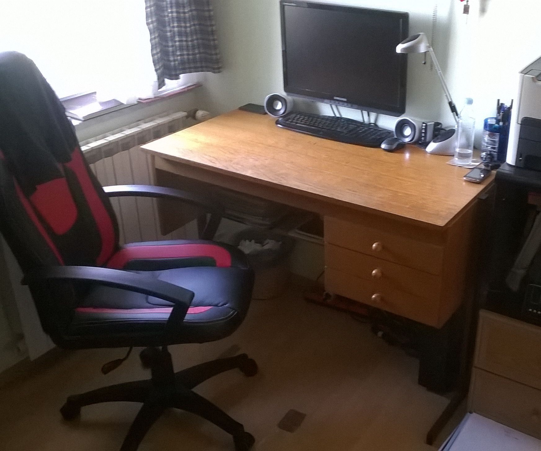 Paint Your Work Table : 3 Steps - Instructables