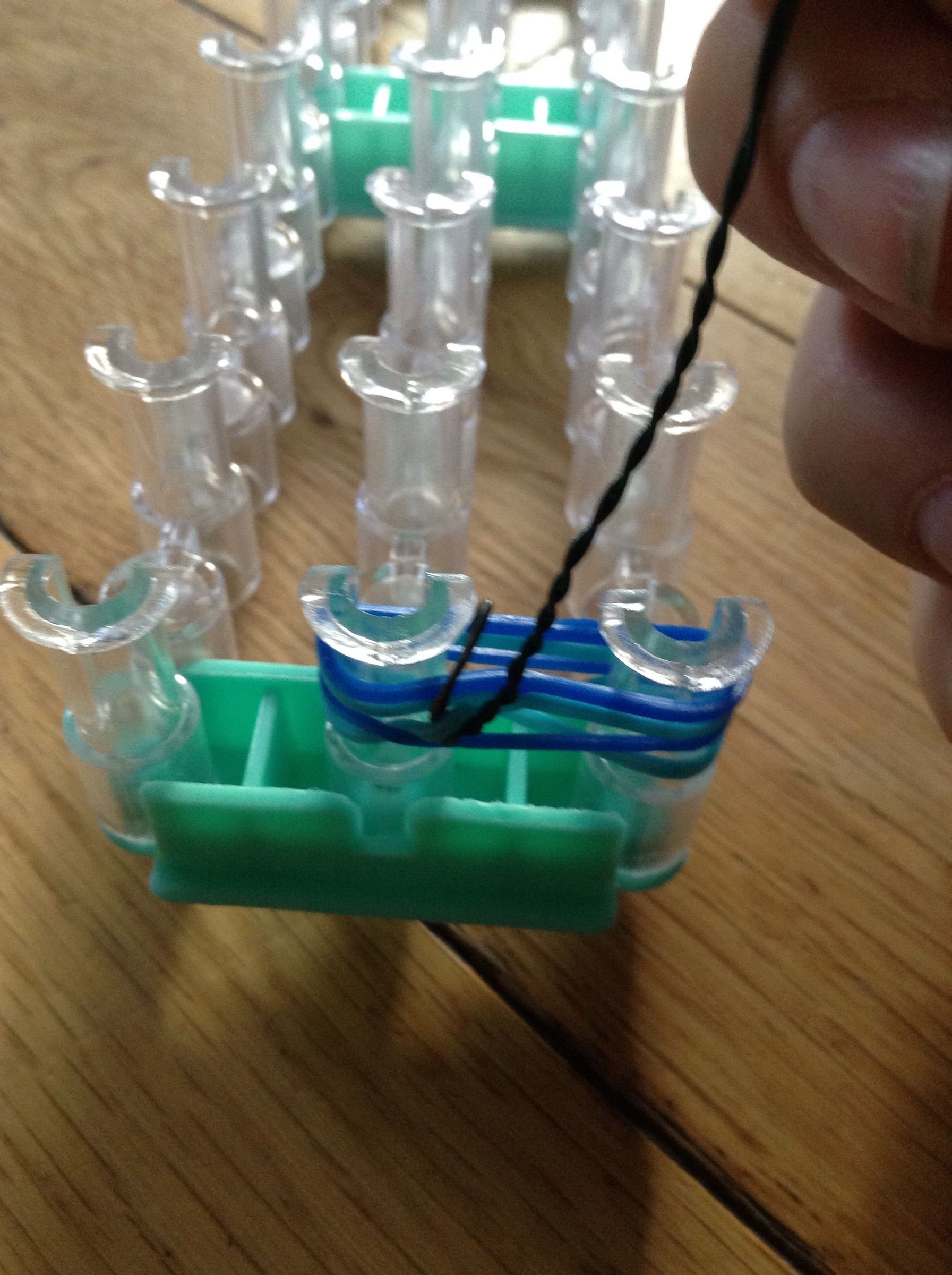 New Inverted Fishtail Loom : 4 Steps - Instructables