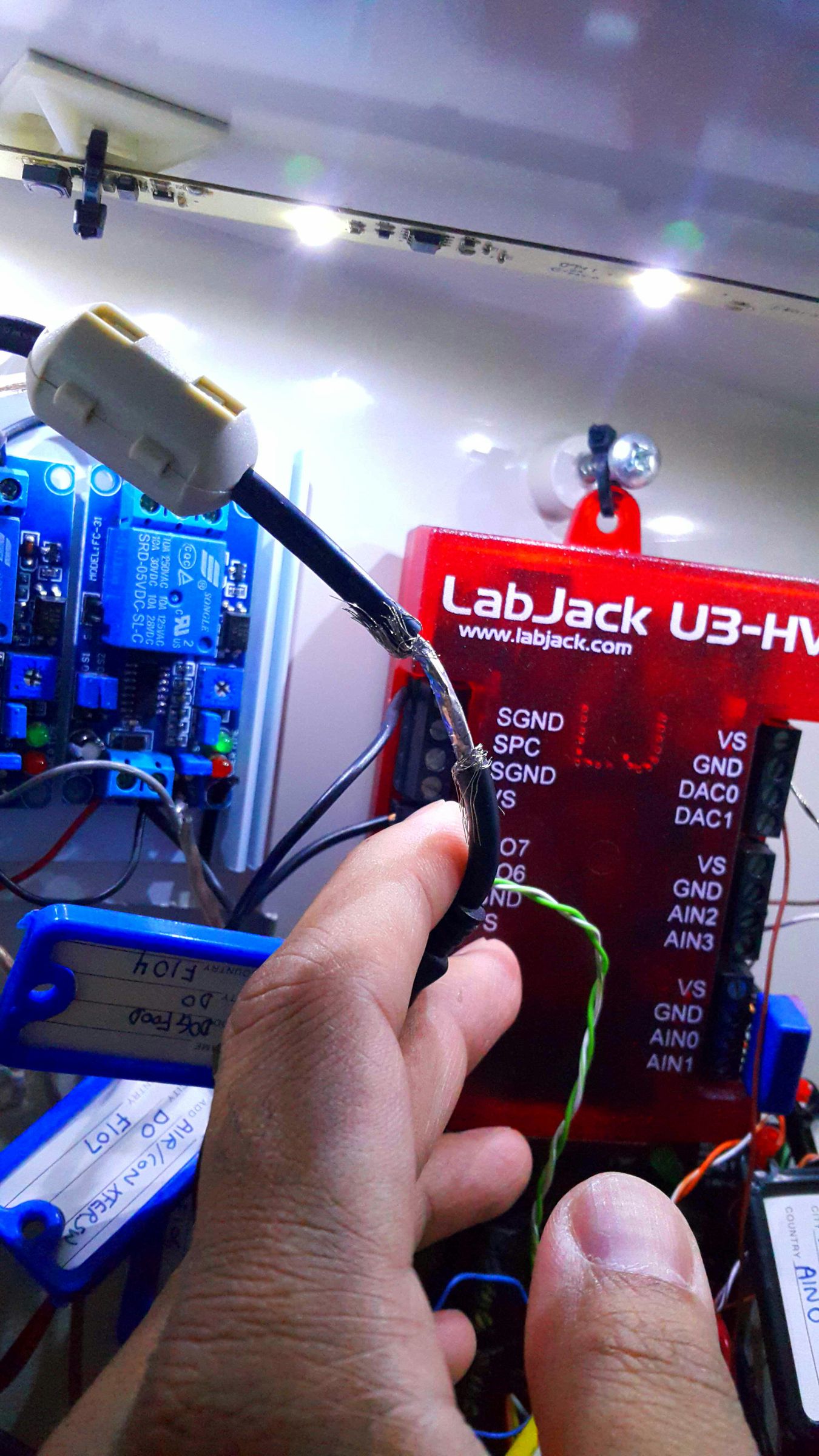 Separate 5v Supply to My Labjack U3 Hv. : 4 Steps - Instructables