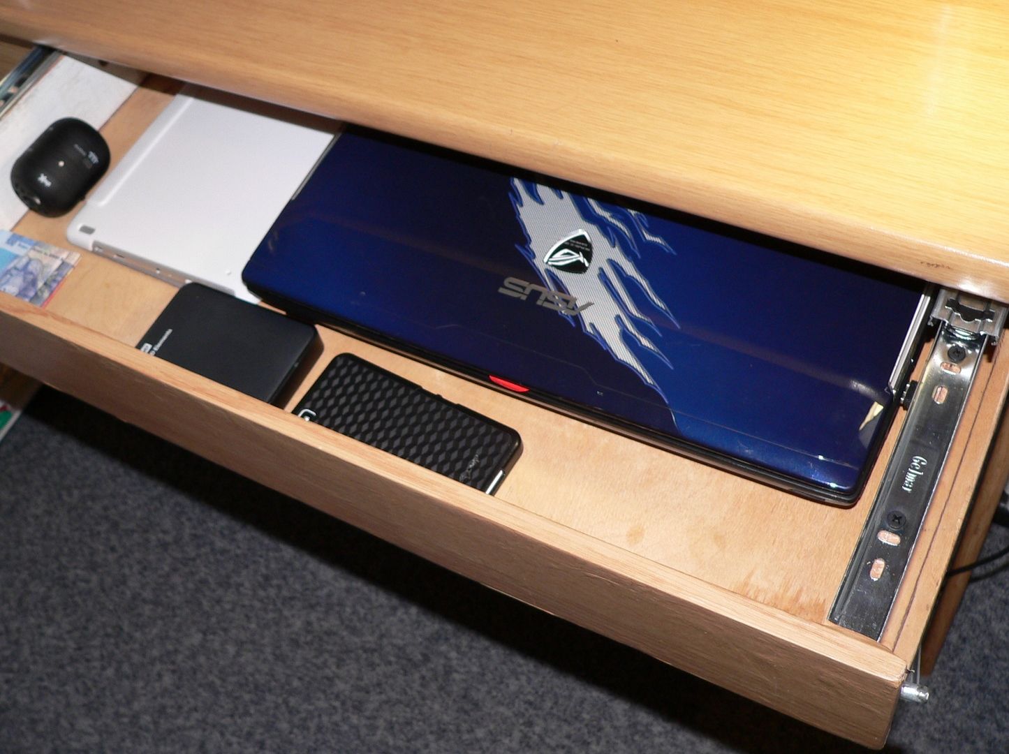 SECRET MAGNETIC LOCK DRAWER : 11 Steps (with Pictures) - Instructables