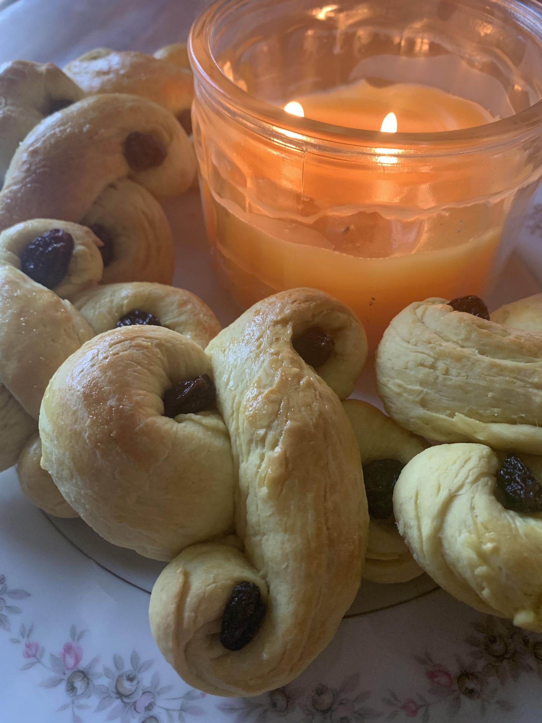 Traditional Santa Lucia Saffron Buns : 8 Steps (with Pictures ...