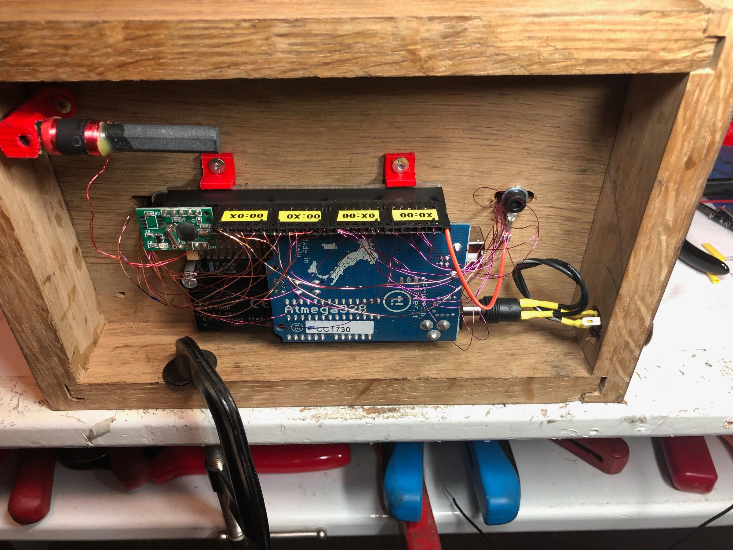 "Charlotte's Web" Style LED Filament Clock : 10 Steps (with Pictures) - Instructables