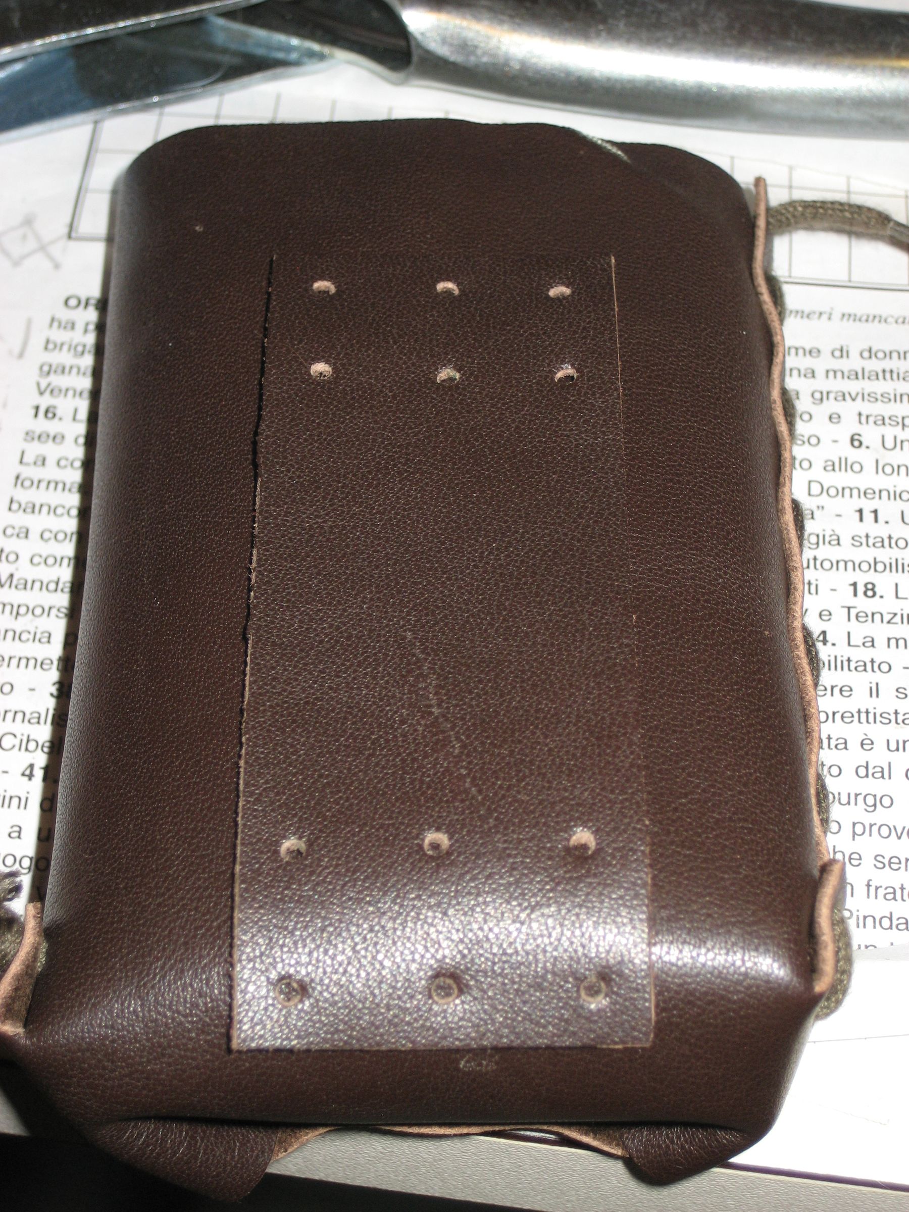 Leather Camera Belt Pouch From a Single Rectangle : 12 Steps ...