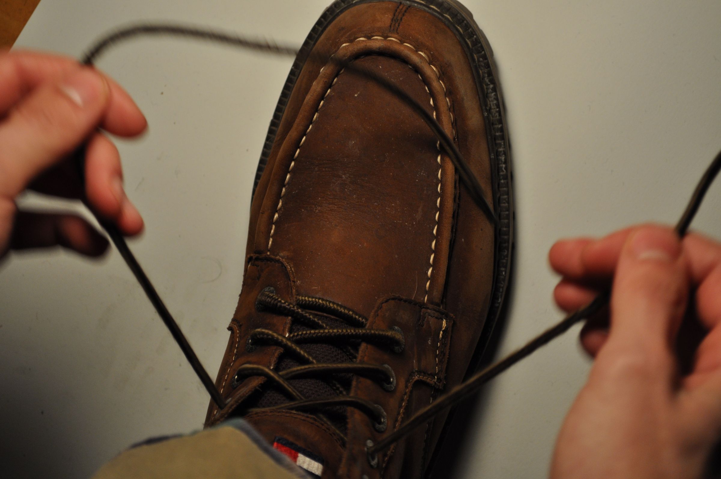 Double-knot Shoe Tying in a Flash : 7 Steps - Instructables