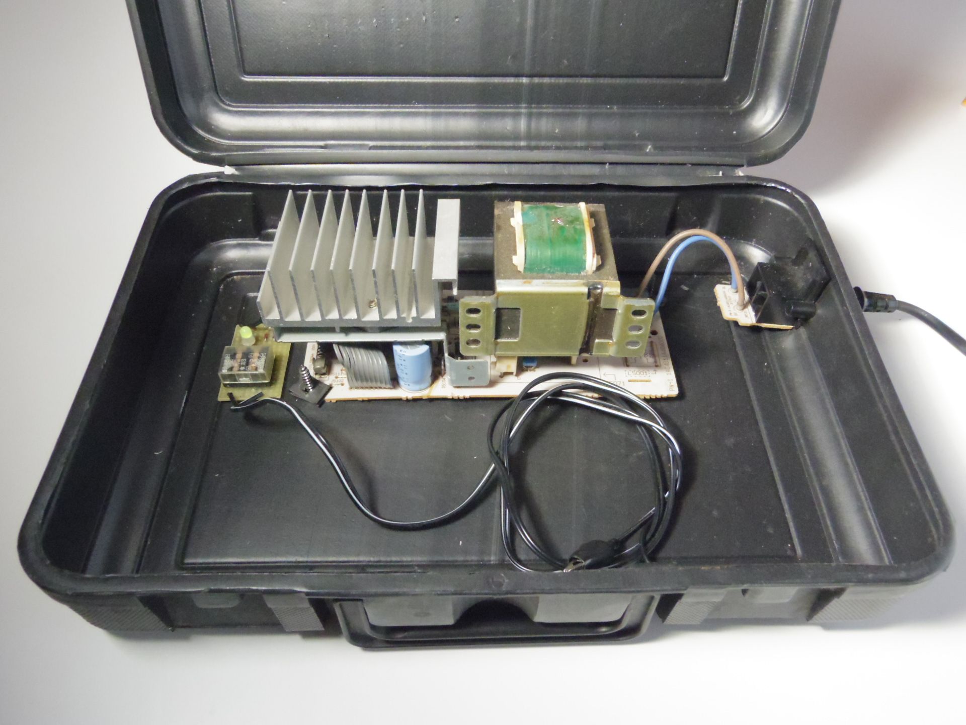 Circuit Breaker for Power Supply : 5 Steps - Instructables