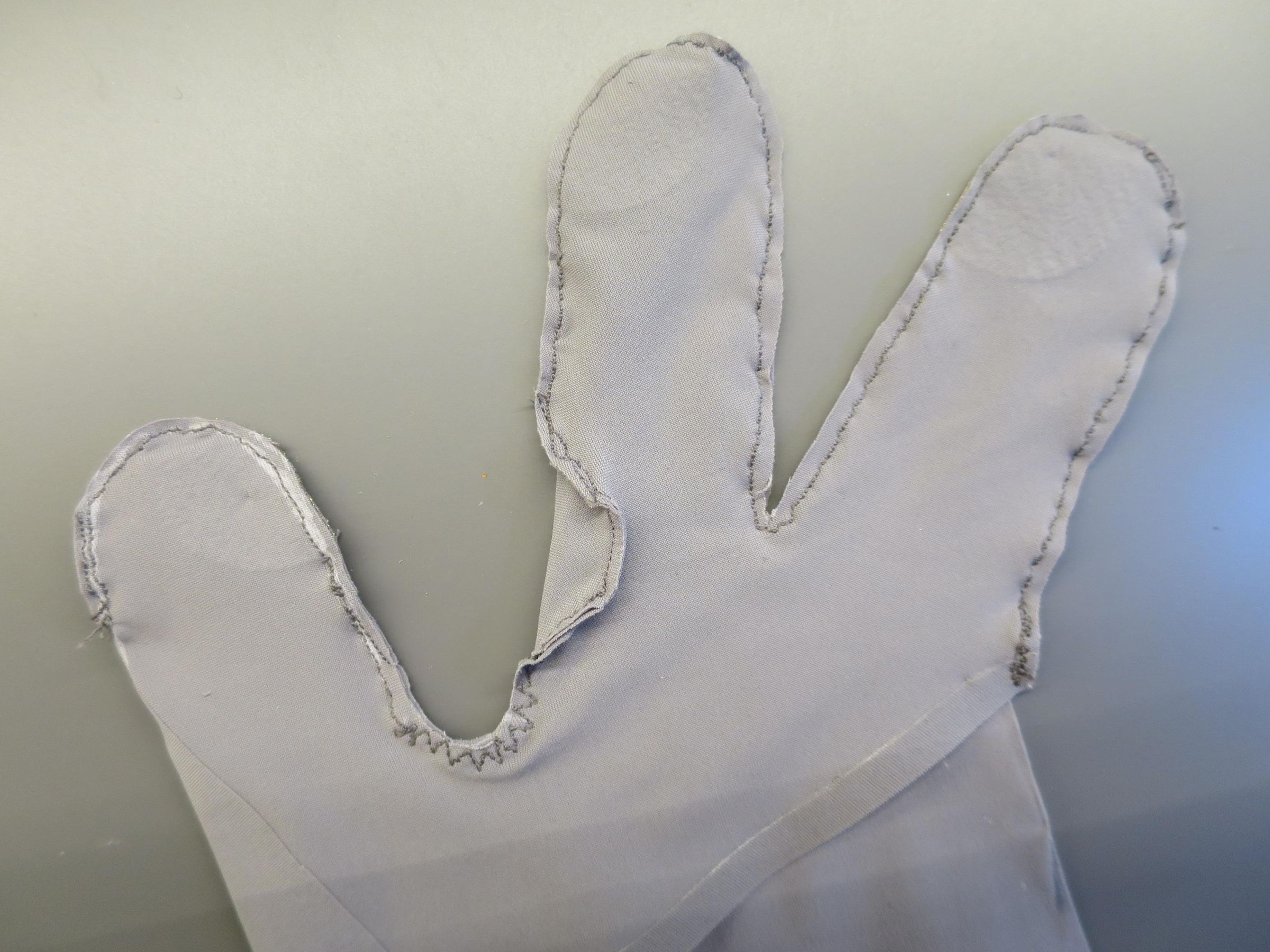 ‘HYBRID’ VR Data Gloves for Meta Quest + Vive Puck : 10 Steps (with ...