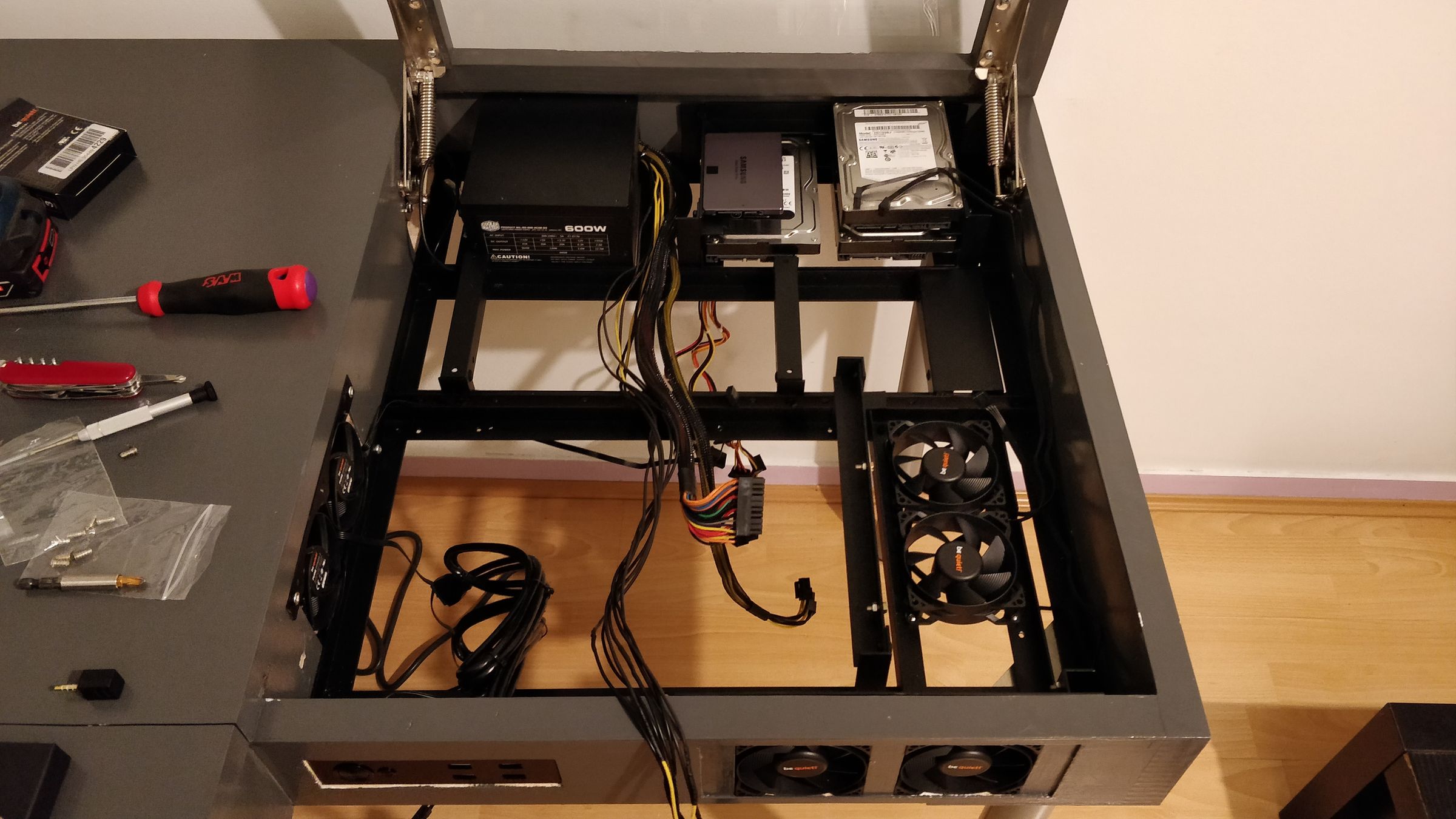 Desk With Built-in Computer and Laptop Height Stand : 10 Steps (with ...