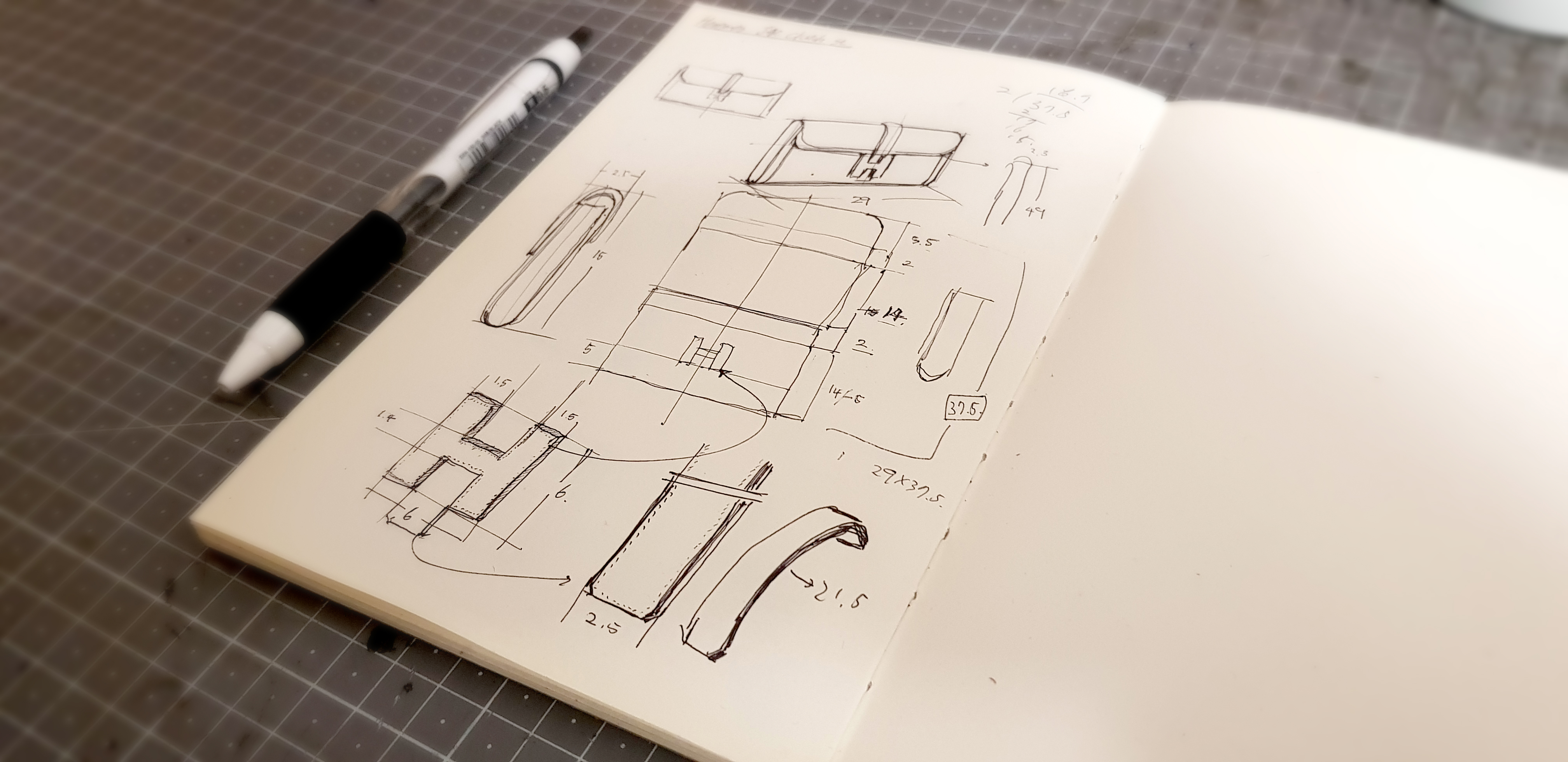 Leather Strap Clutch : 11 Steps (with Pictures) - Instructables