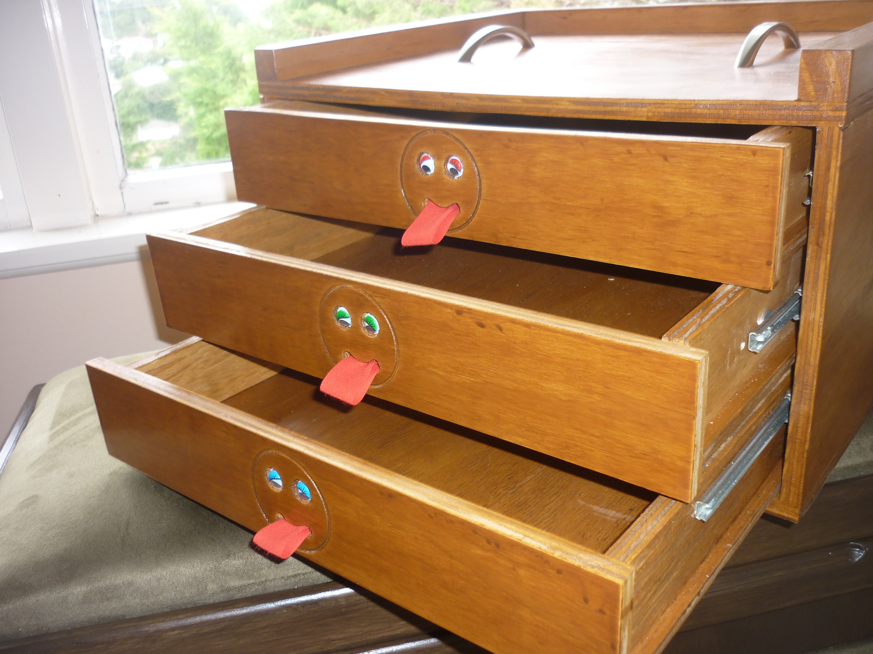 Small Tool Chest With Smiles : 7 Steps (with Pictures) - Instructables