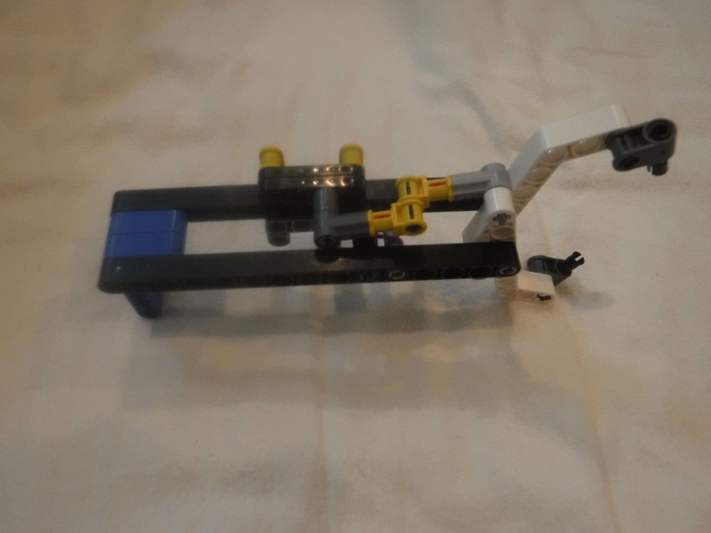 Lego Claw : 5 Steps - Instructables