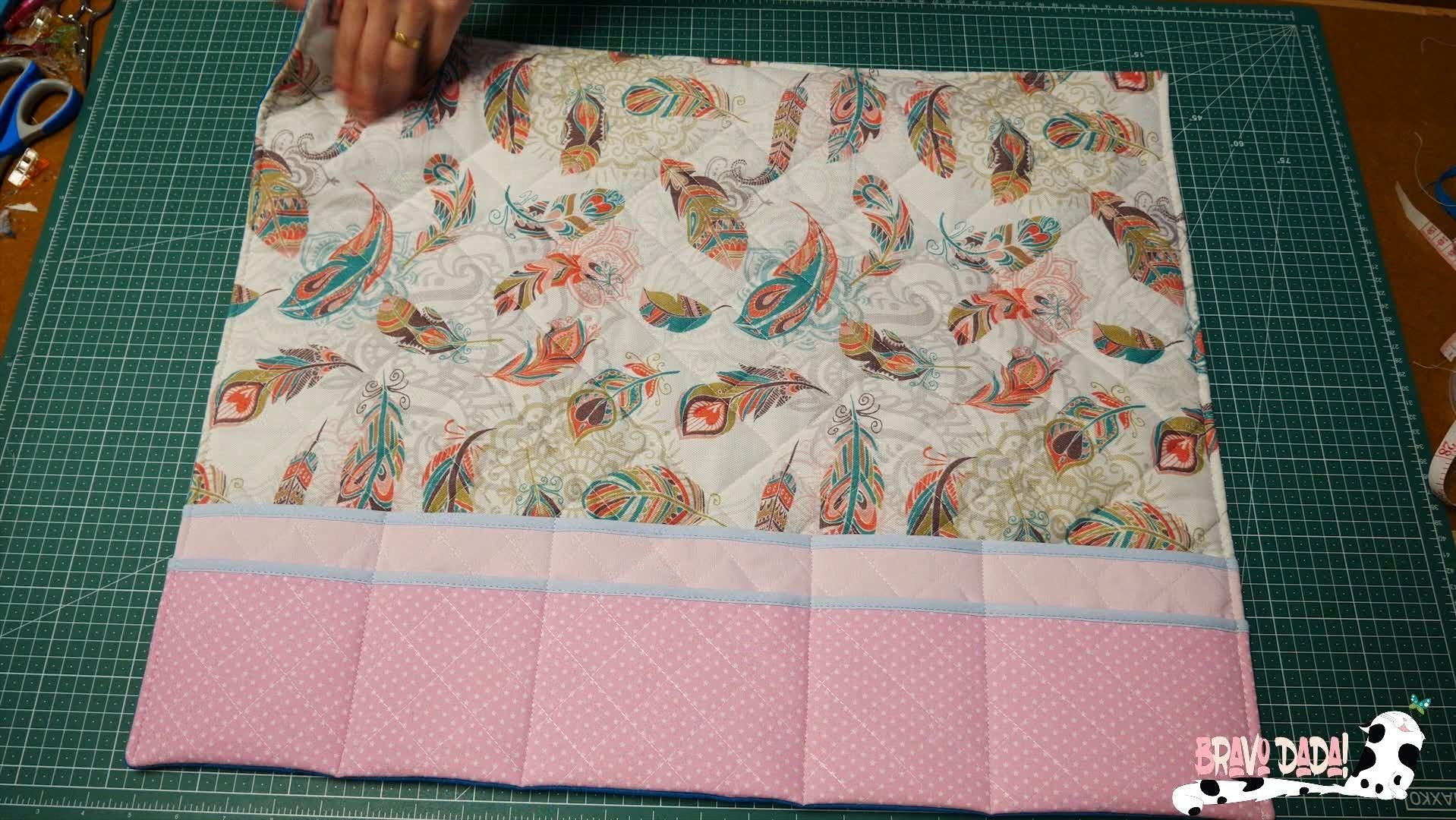 DIY How to Make a Quilted Sewing Machine Mat With Pockets and Thread ...