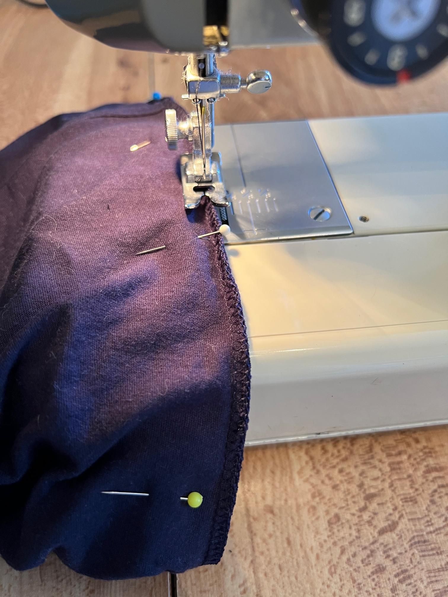 Extra Large to Medium Size T Shirt : 13 Steps (with Pictures ...