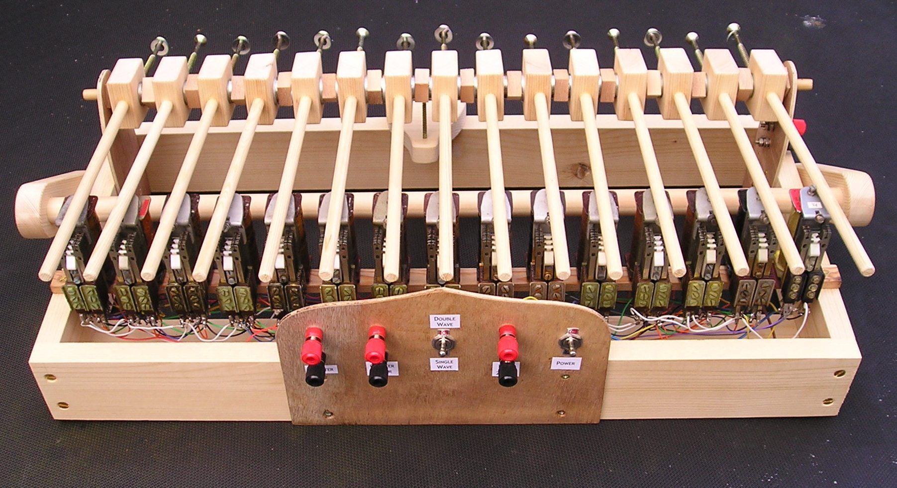 Clickety-Clackety Sunlight Wave Machine - Instructables