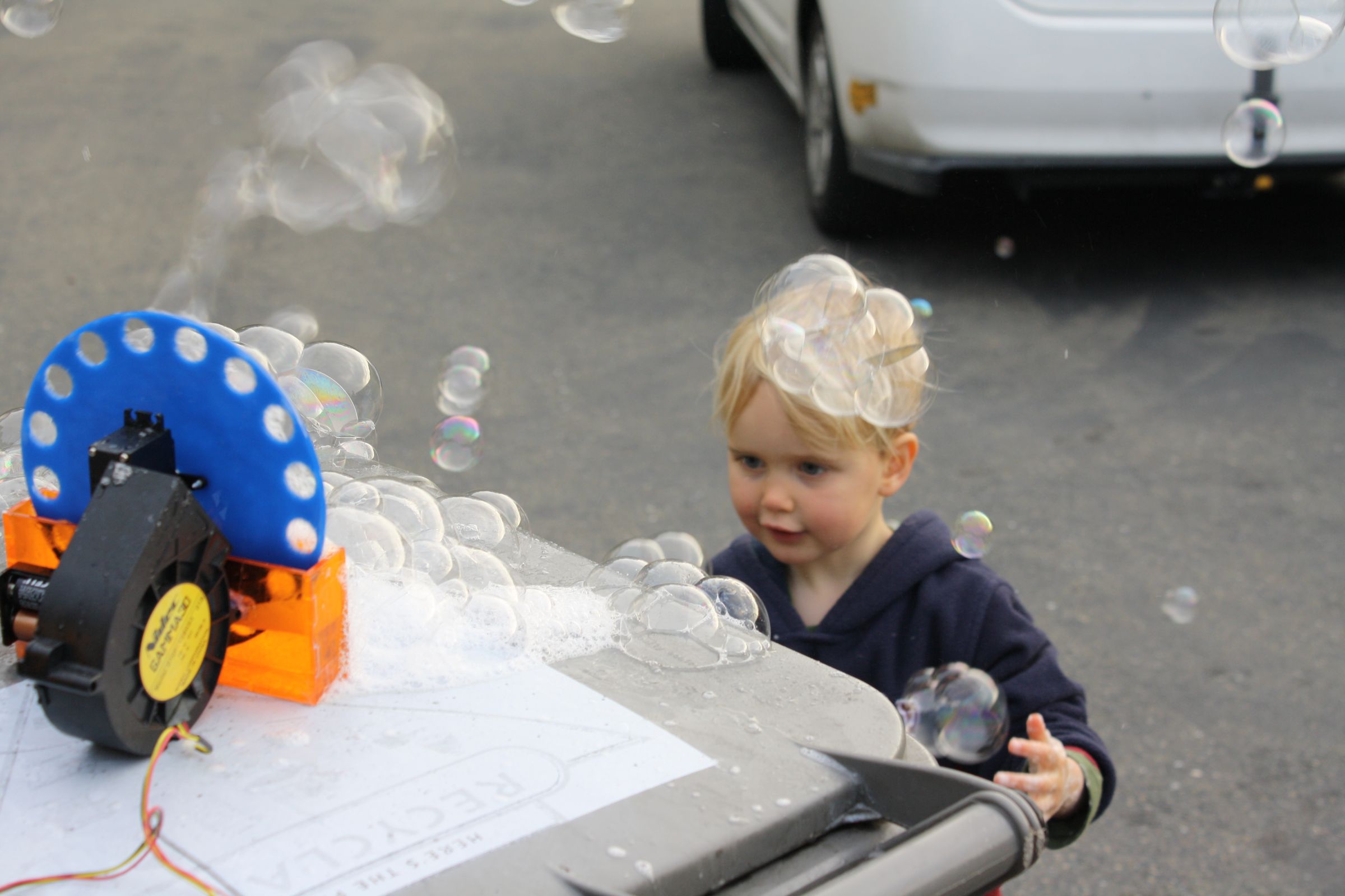 Bubble Machine : 8 Steps (with Pictures) - Instructables