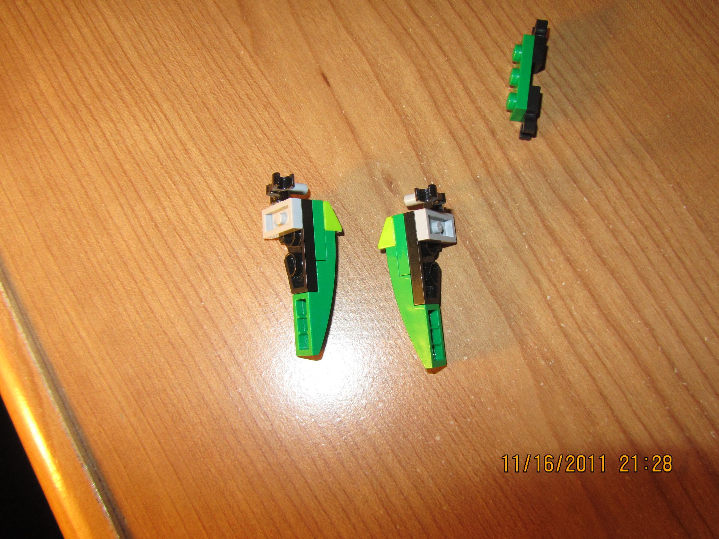 Lego Minifigure Wings : 4 Steps - Instructables