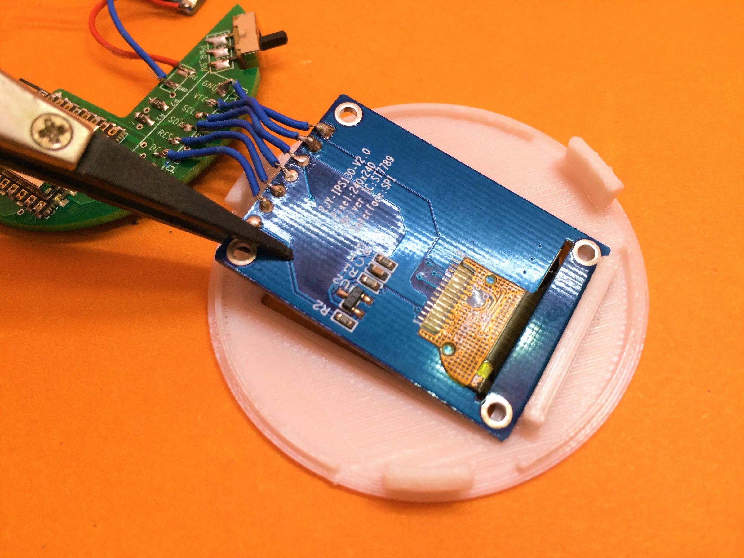 QR Display Badge : 11 Steps (with Pictures) - Instructables