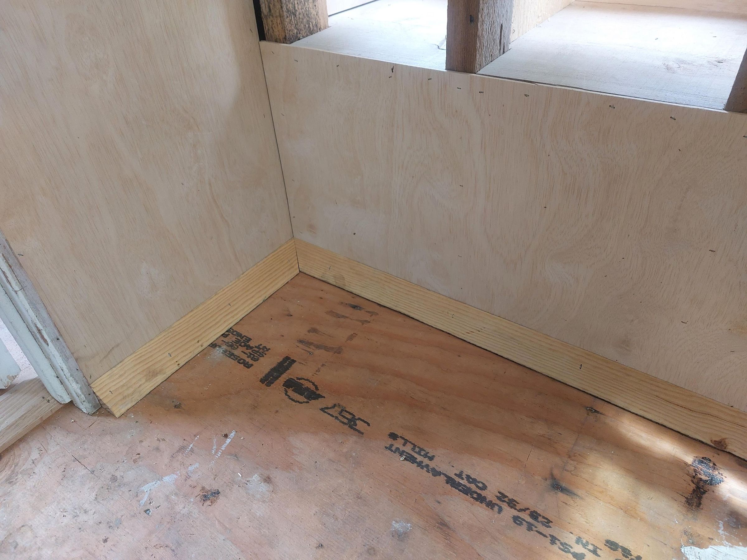 Easy-Care Henhouse : 16 Steps (with Pictures) - Instructables