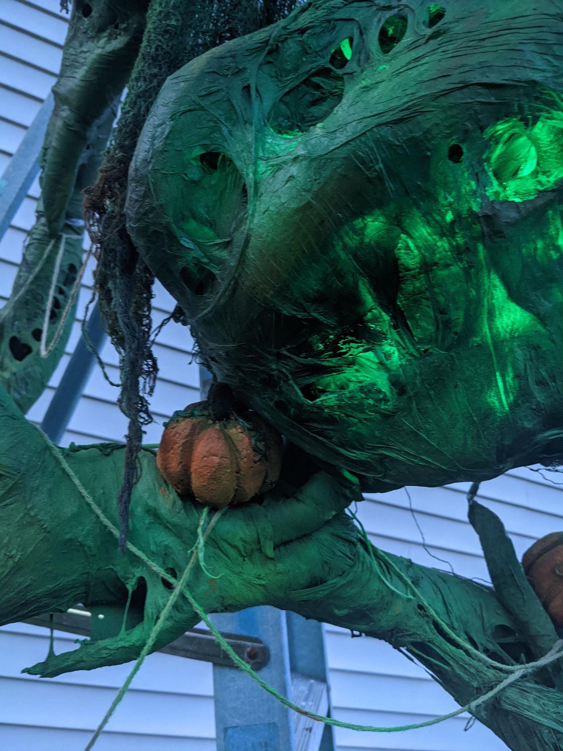 DIY 12ft Grimacing Pumpkin Monster Halloween Prop /Decoration : 5 Steps ...