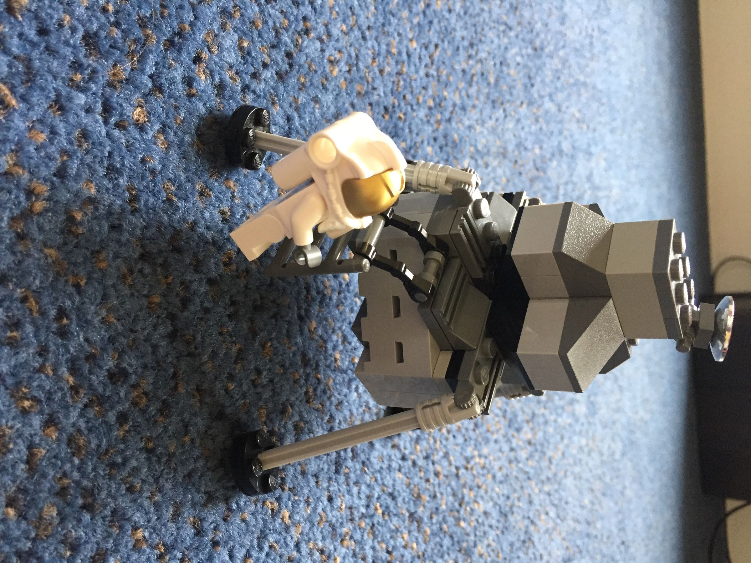 Lego Lunar Module : 5 Steps - Instructables
