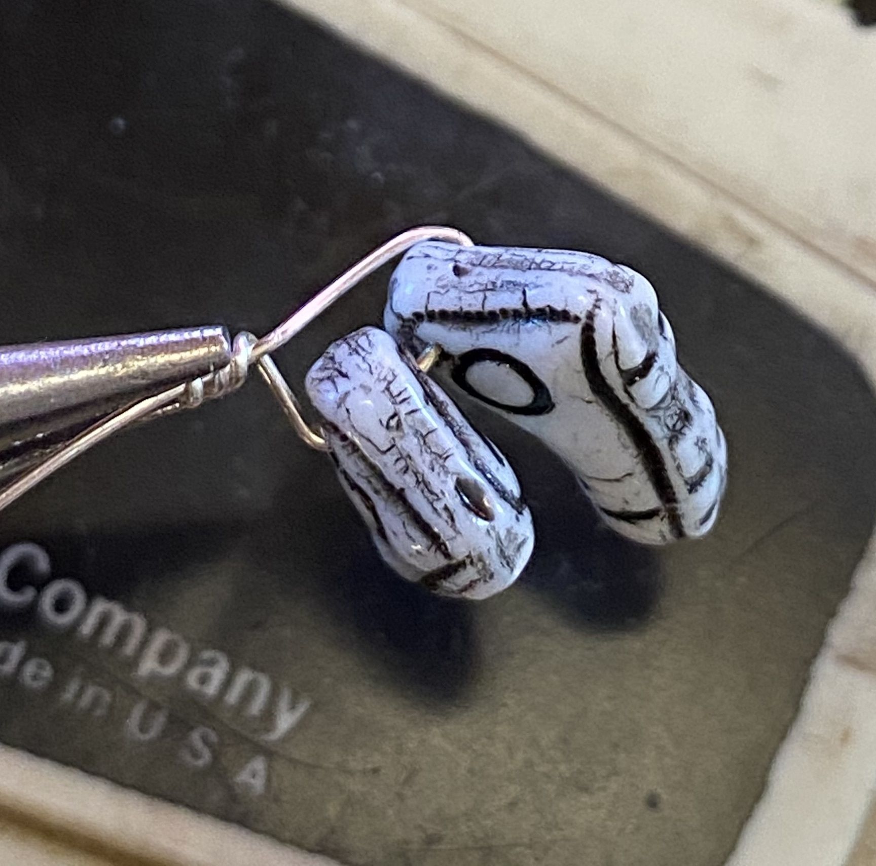 Charms and Key Chains Personalize Backpacks : 5 Steps - Instructables