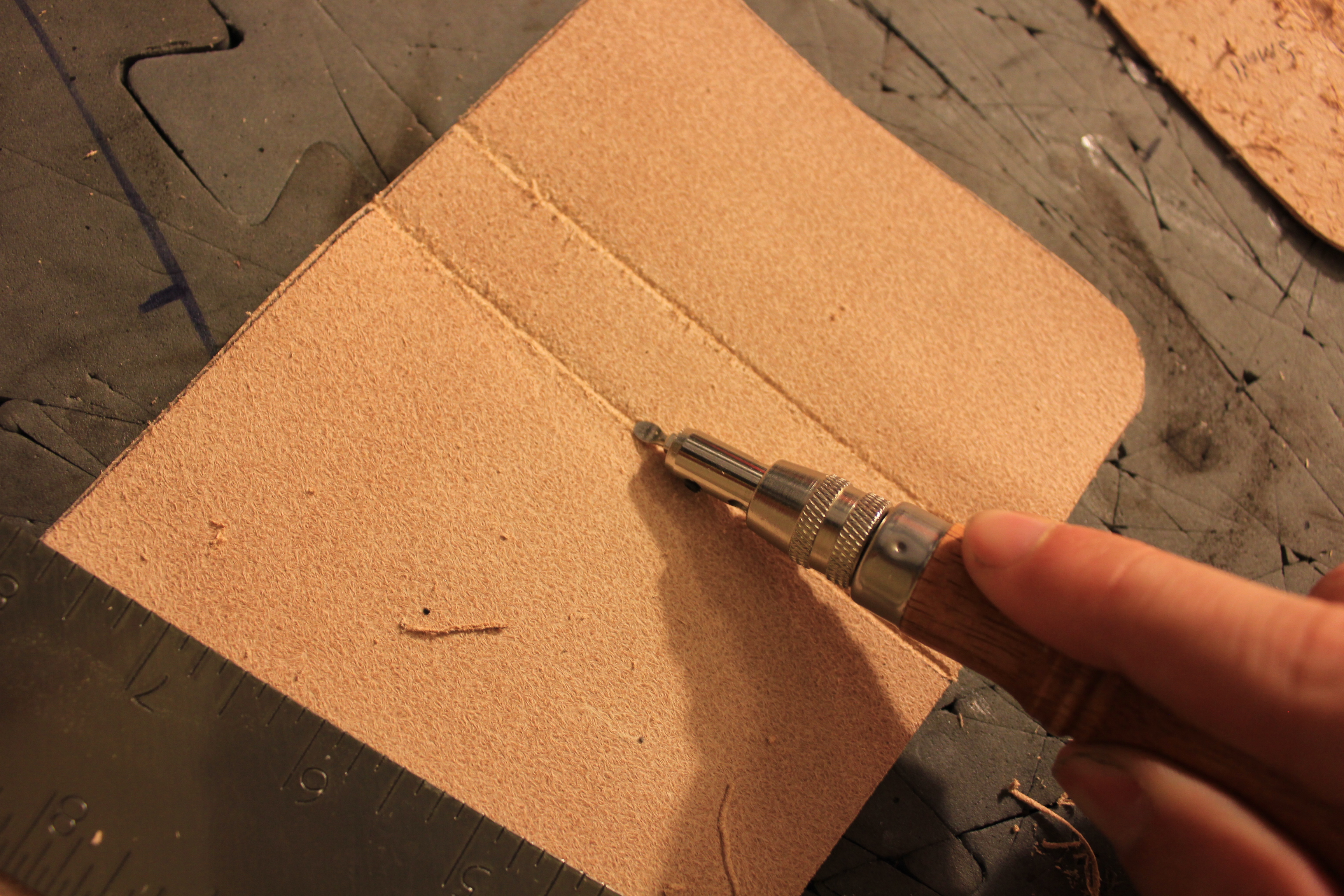 Leather Pouch Tutorial & Intro to Basic Leather Working : 11 Steps ...