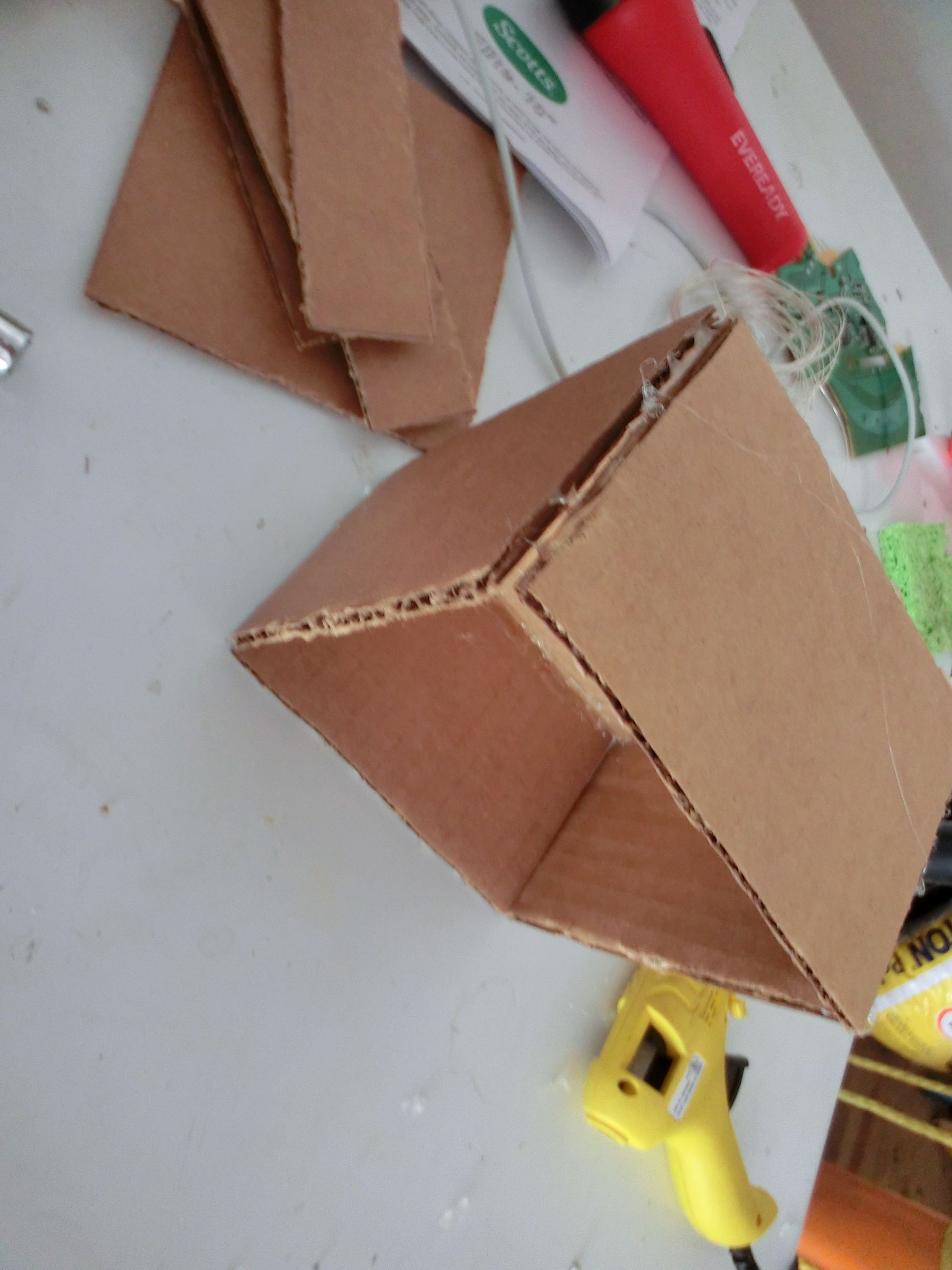 Minecraft Cardboard Chest : 8 Steps - Instructables