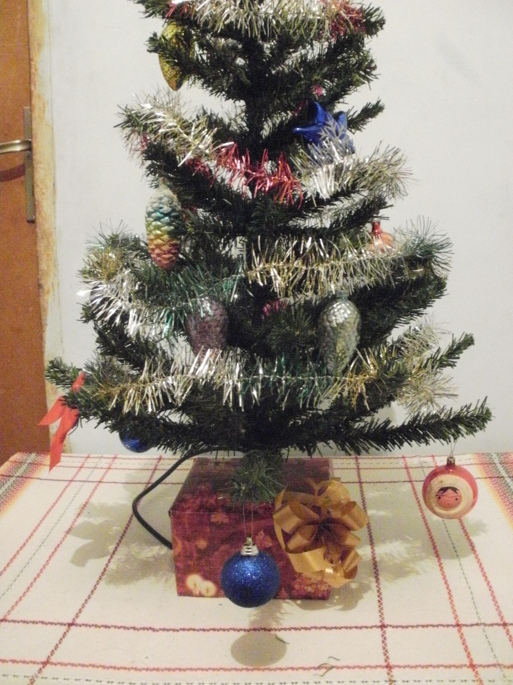 Rotating Christmas Tree : 9 Steps - Instructables