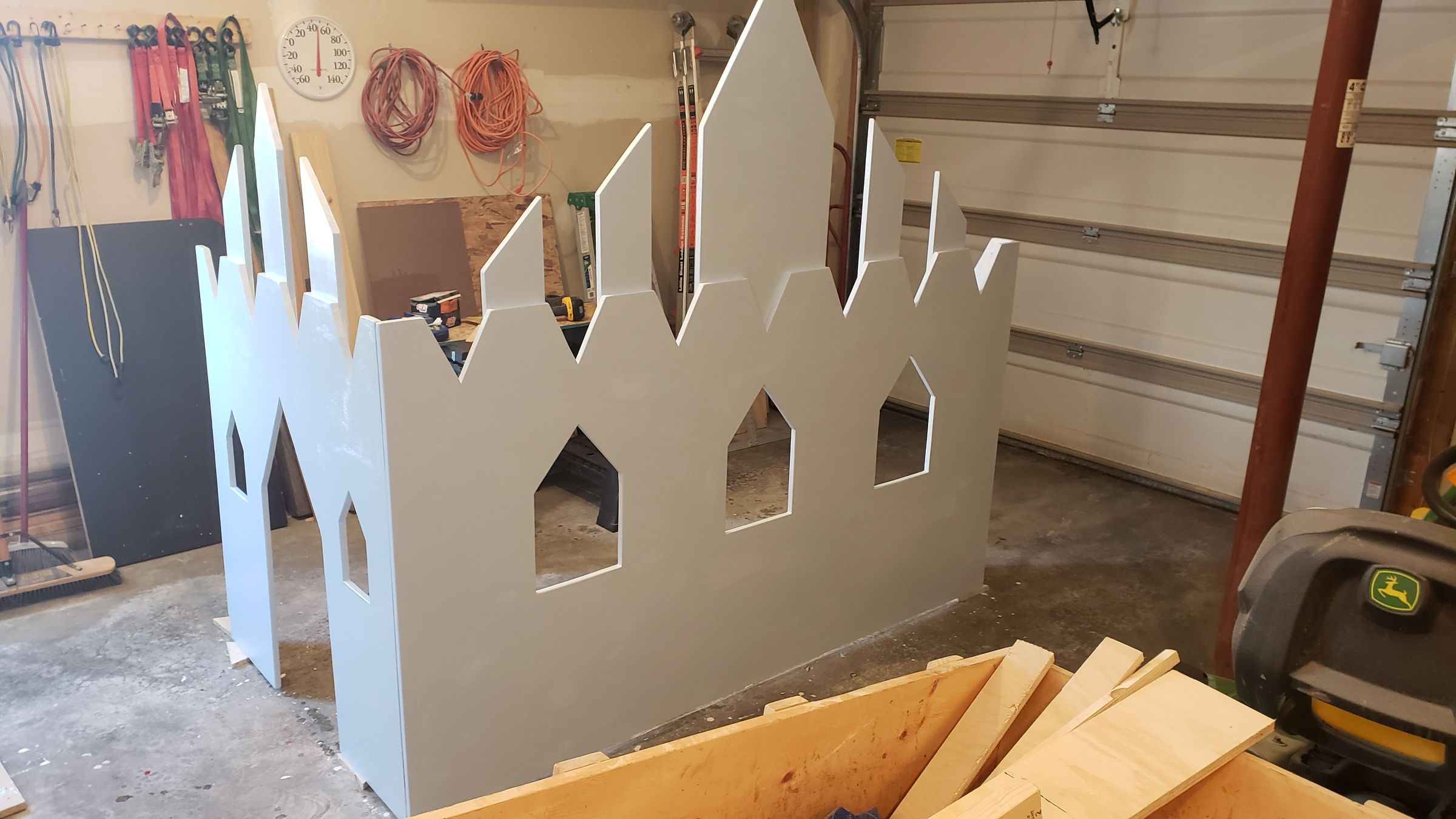 Under-the-Stairs Elsa Ice Castle : 13 Steps (with Pictures) - Instructables