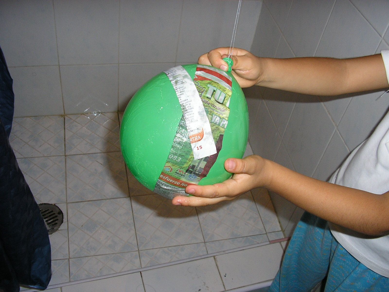 How to Make a Pinata : 5 Steps (with Pictures) - Instructables