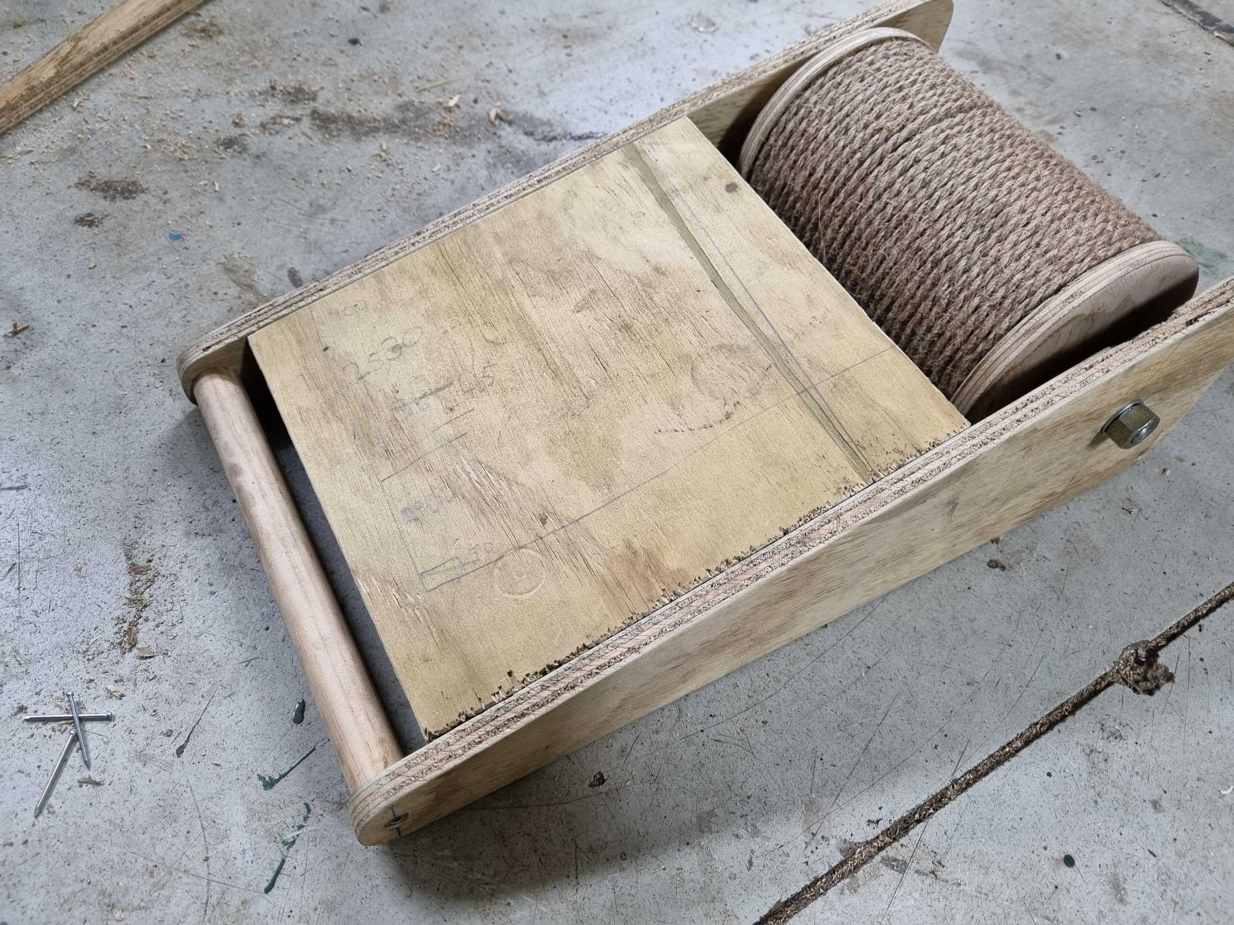 Cat Scratch Wheel : 8 Steps (with Pictures) - Instructables