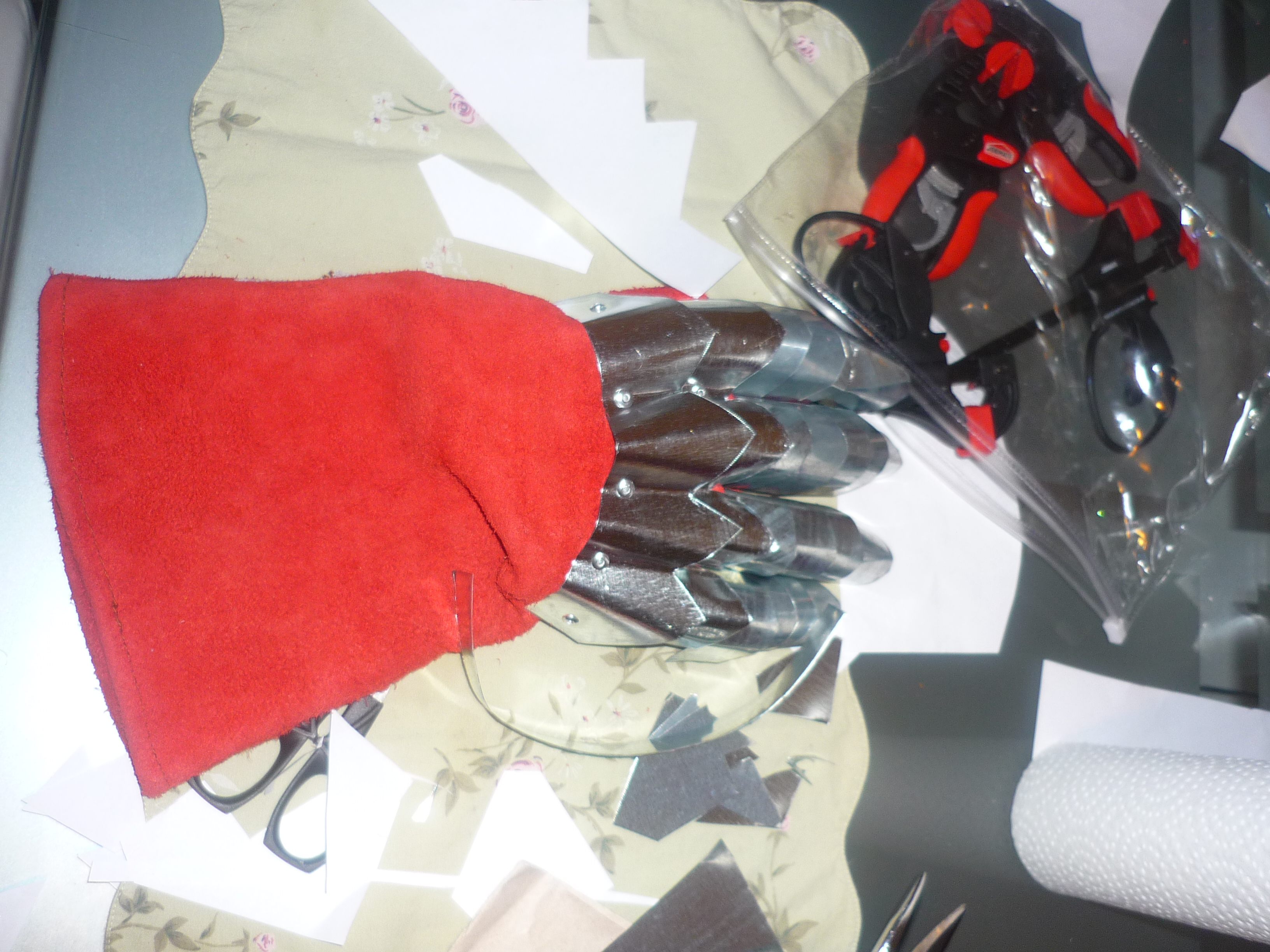 Building a Medieval Gauntlet : 11 Steps (with Pictures) - Instructables